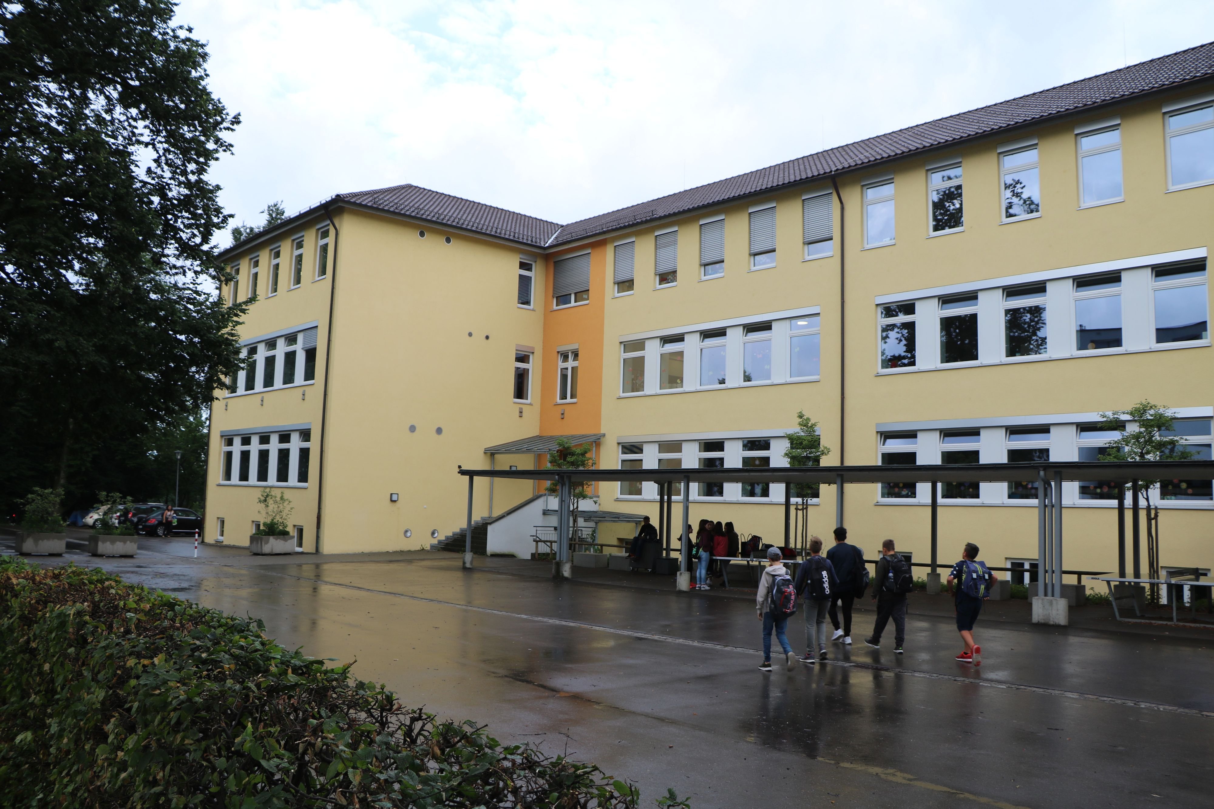 Feuerwehr bei Grundschule Reutin