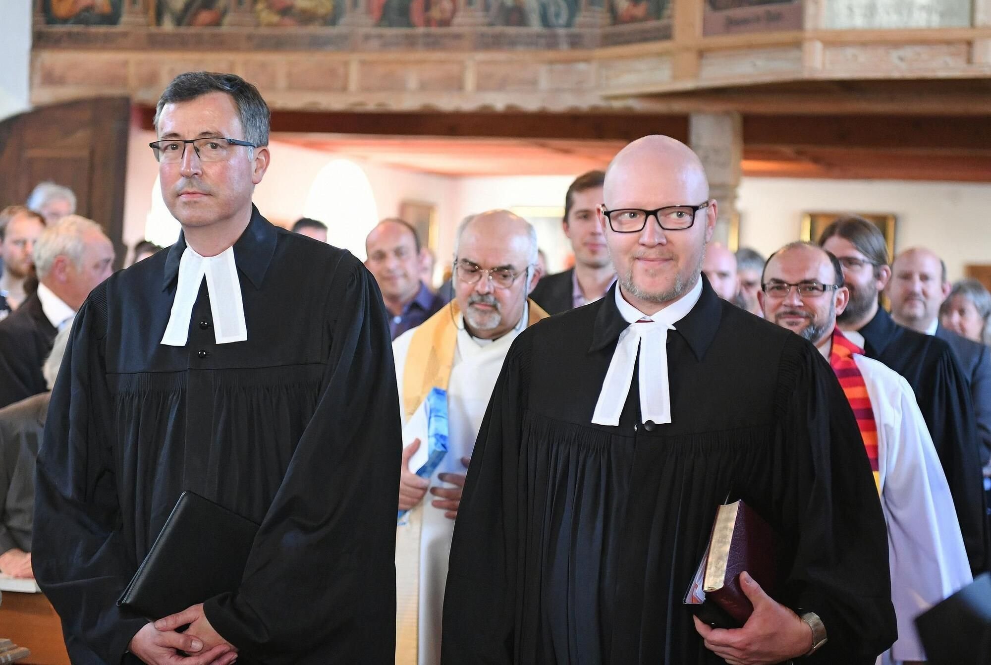 Pfarrer Marten Bernick feiert Investitur