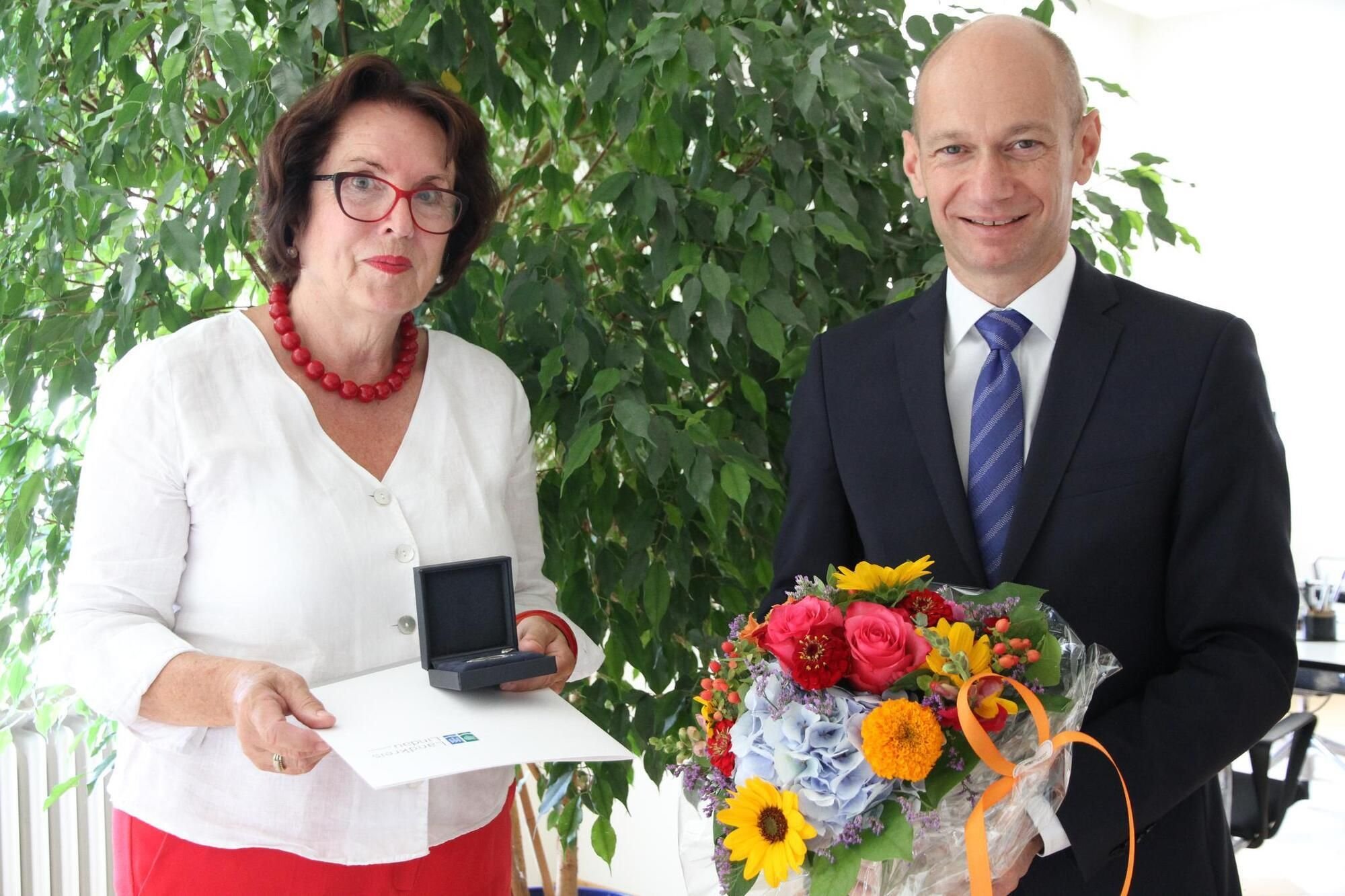 Siglinde Fleißner erhält Verdienstmedaille