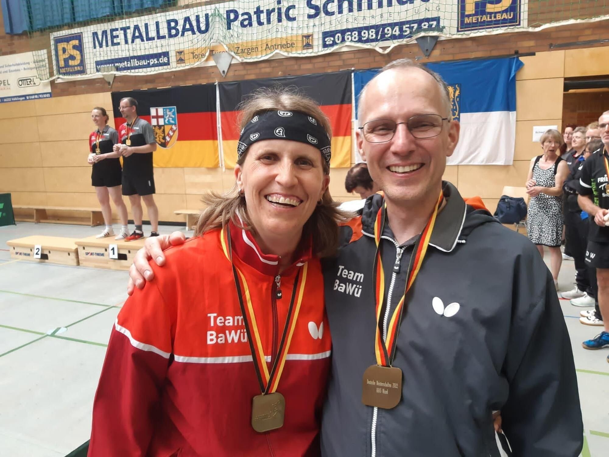 Detlef Stickel holt sich einen kompletten Medaillensatz