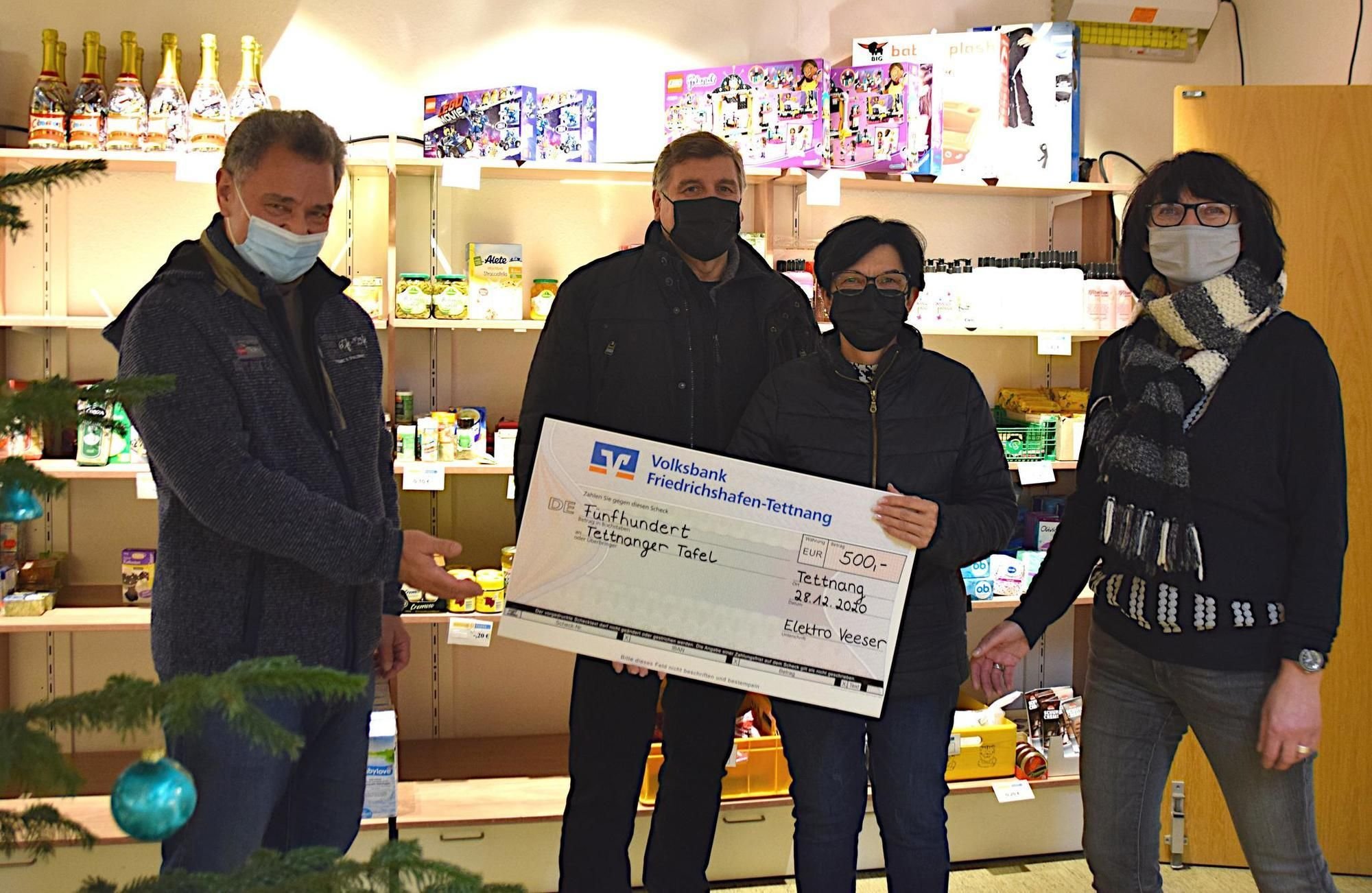 Elektro Veeser aus Meckenbeuren spendet an die Tettnanger Tafel