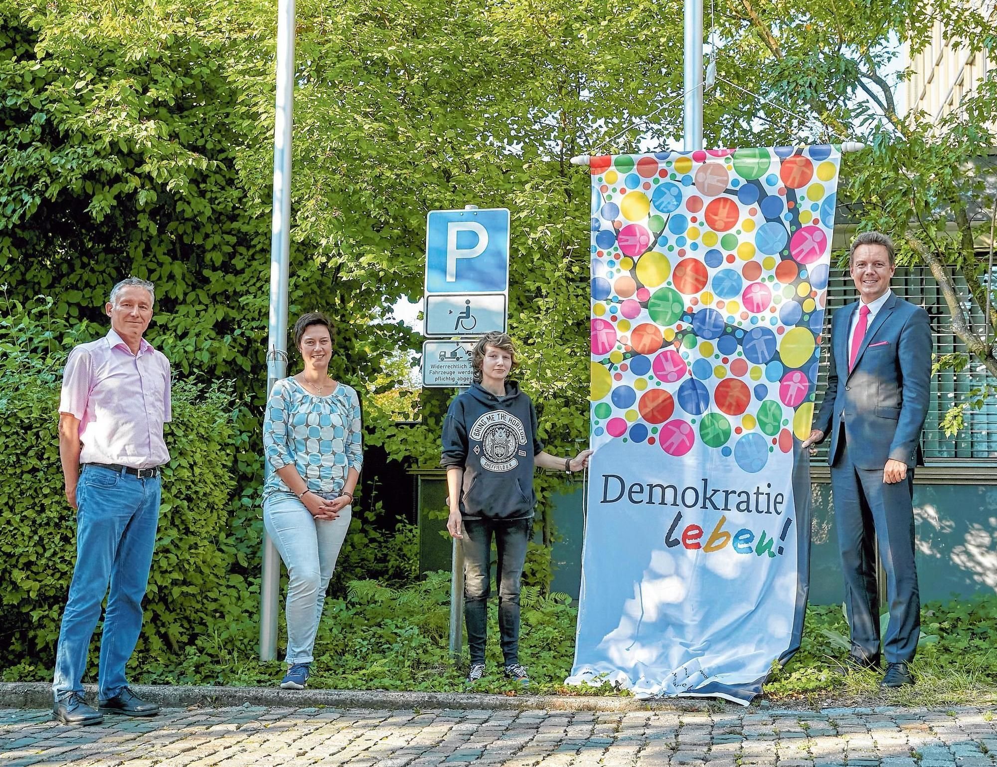 Landkreis Ravensburg zeigt Flagge für Demokratie