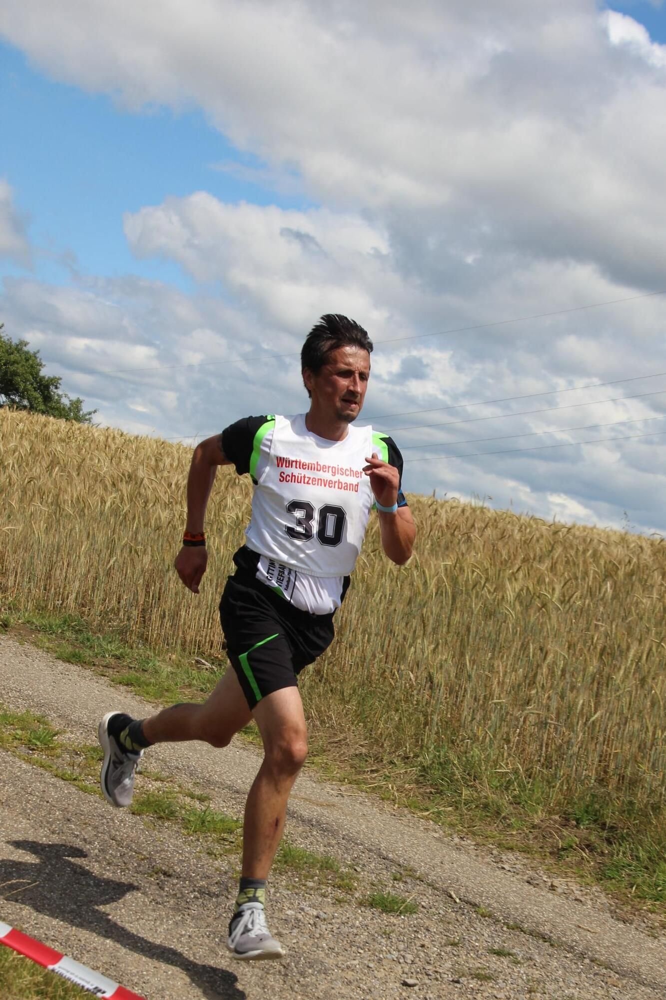 Gerd Miller läuft zu zwei Meistertiteln