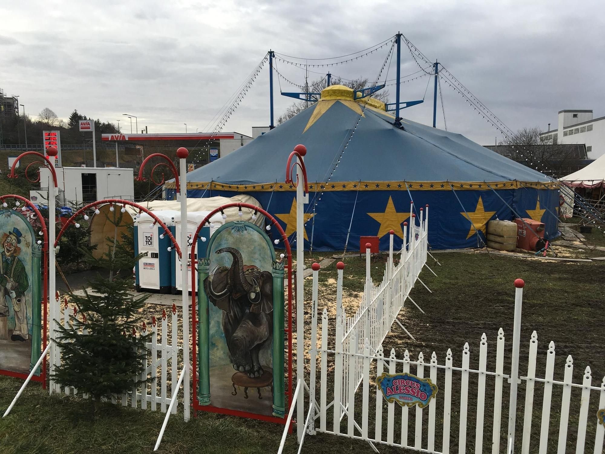 Zirkus hat wieder ein Dach überm Kopf