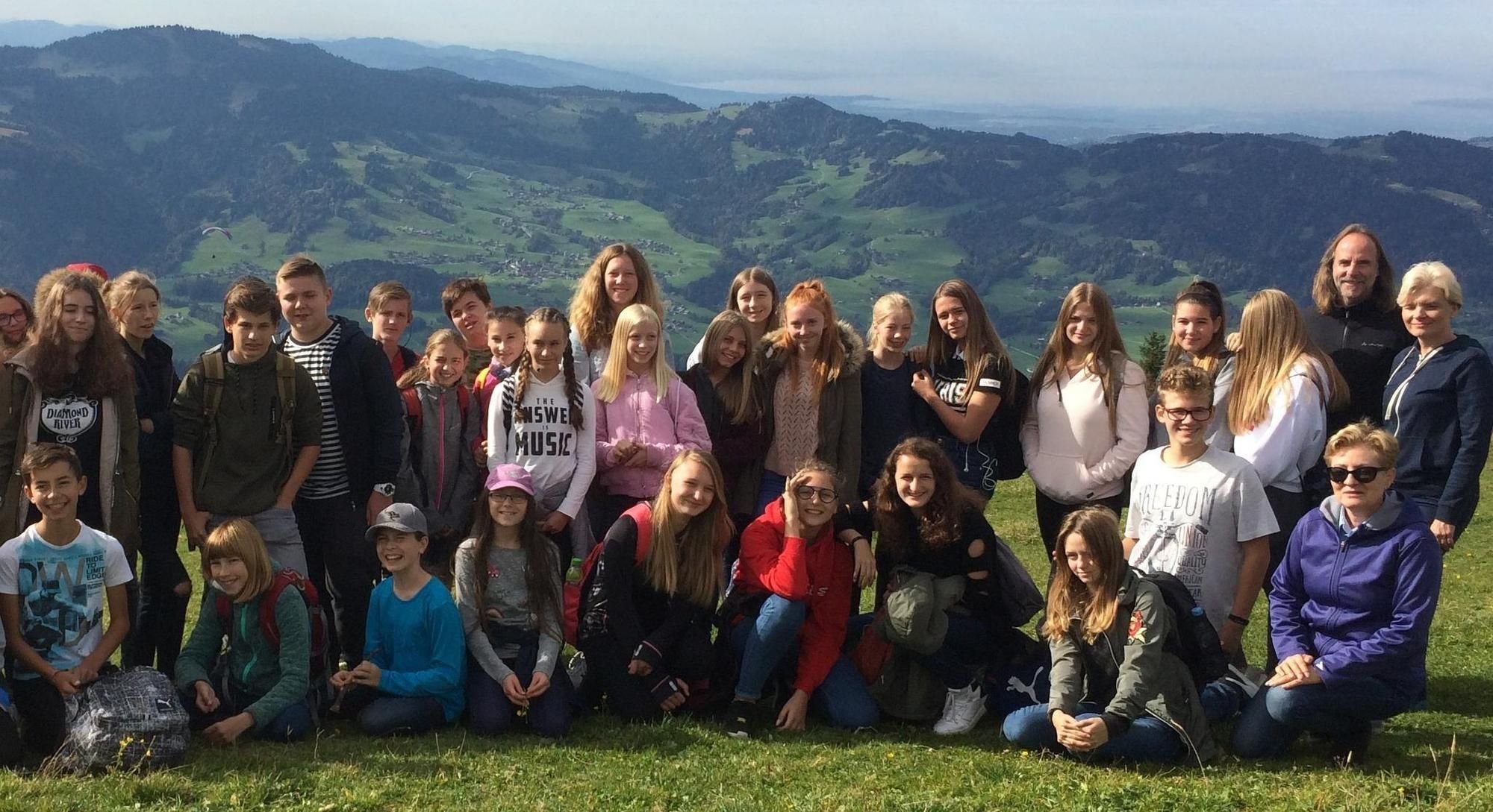 Motto: Aufstehen und aufeinander zugehen