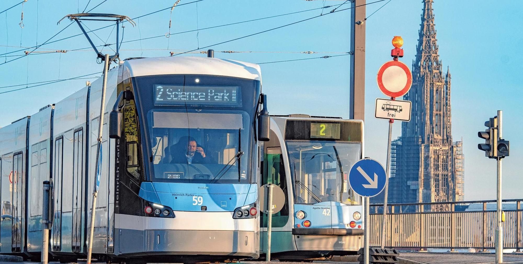 Auto kollidiert mit Tram – erneuter Unfall mit Straßenbahn in Ulm