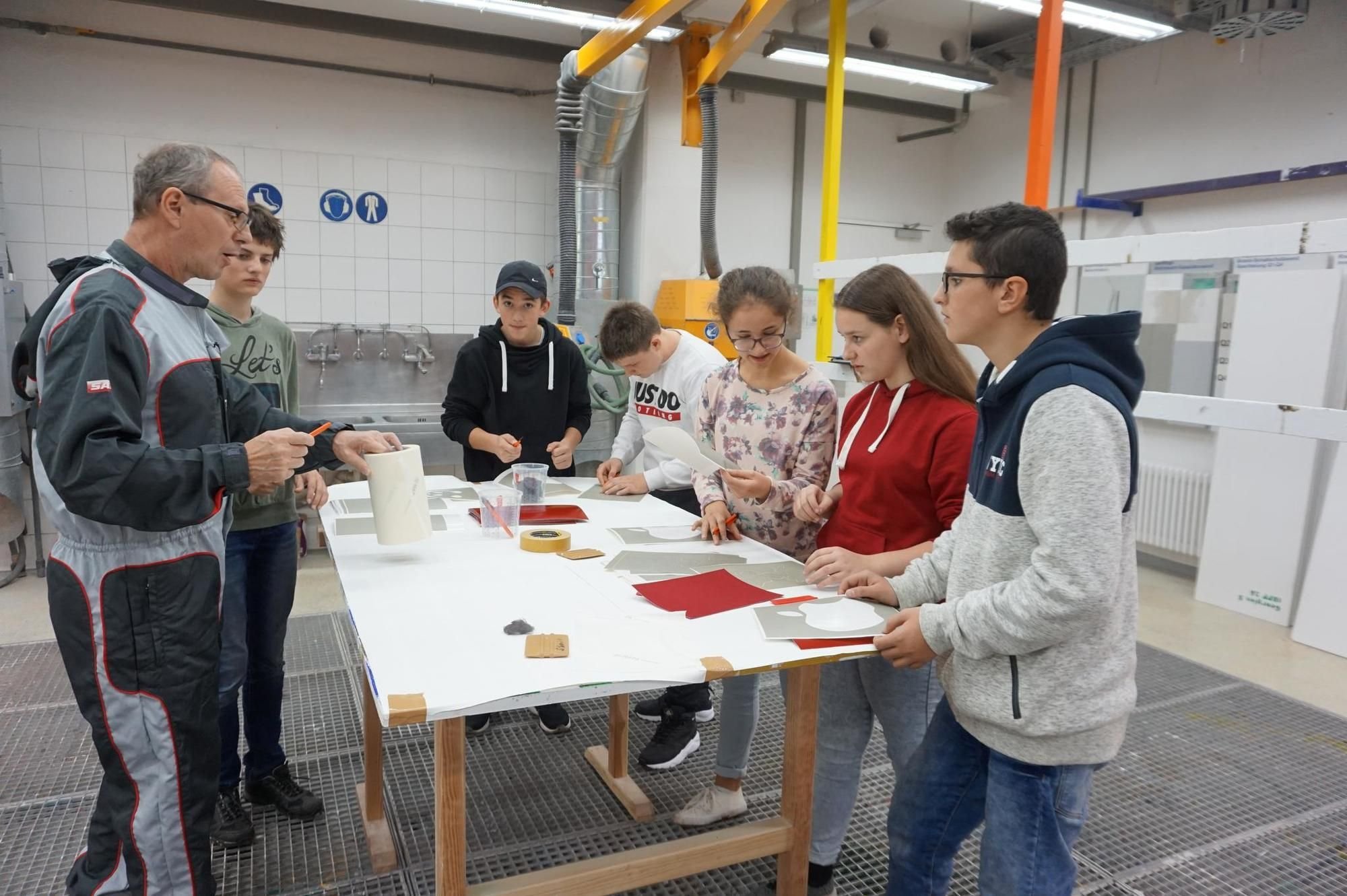 Schüler informieren sich über technische Berufe