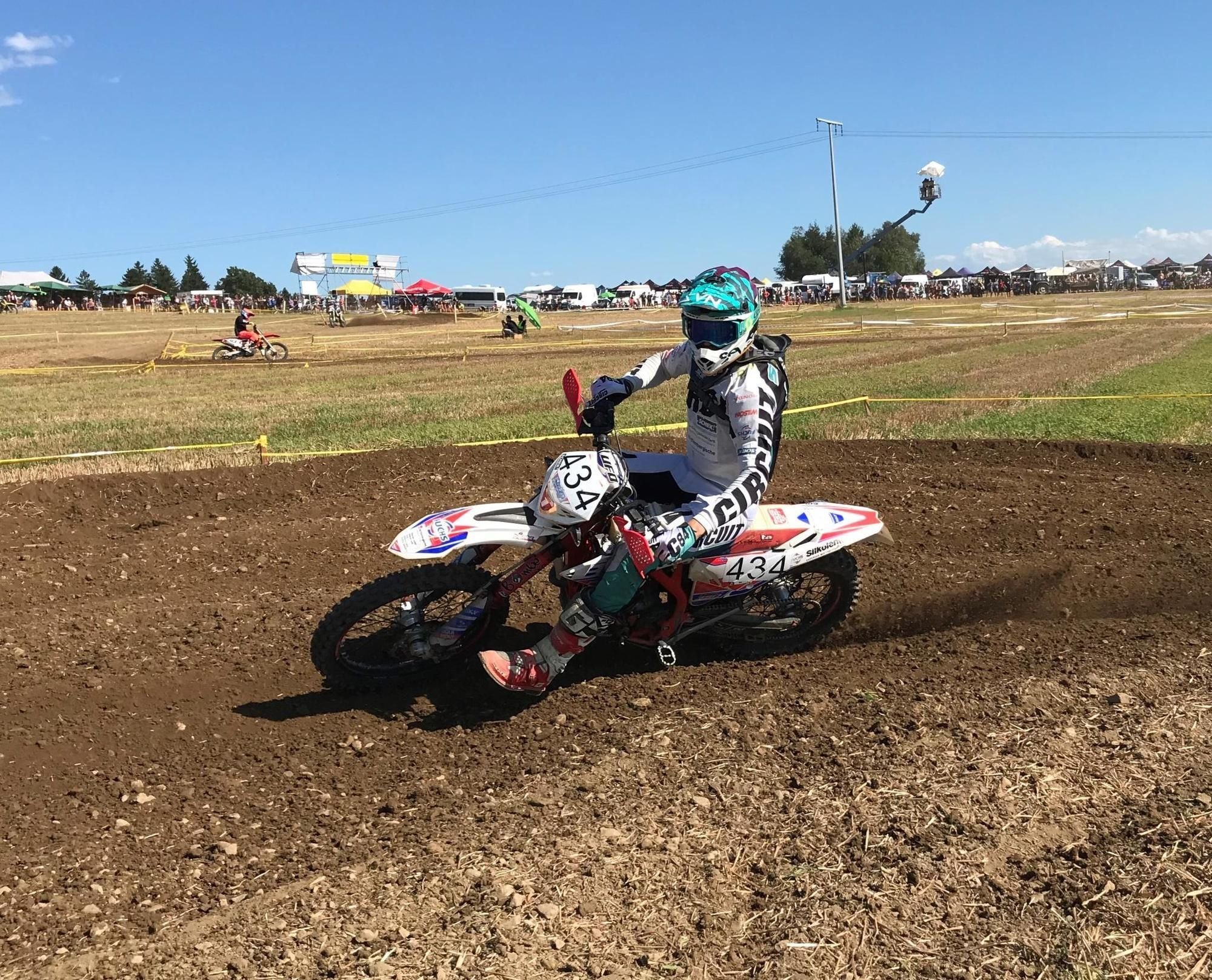 Schek kämpft, stürzt und wird Vierter