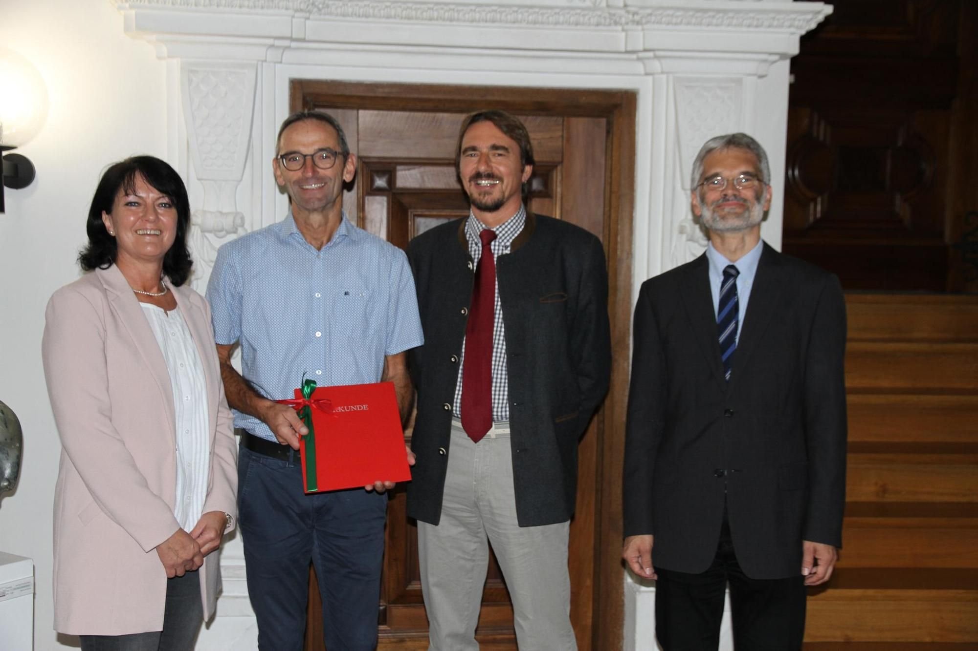 Arthur Besler für 40 Jahre im öffentlichen Dienst geehrt