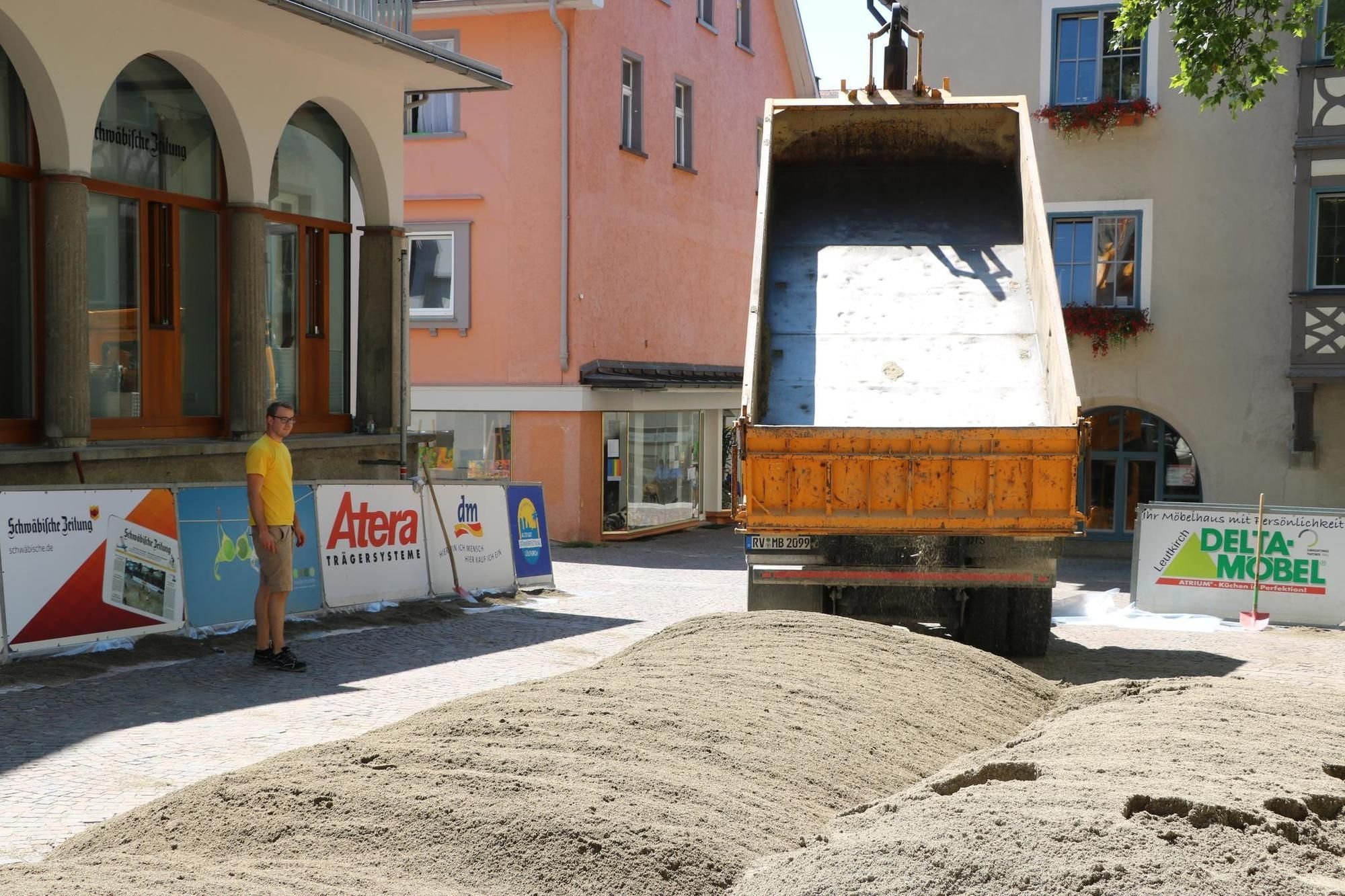 80 Tonnen Sand sind verteilt