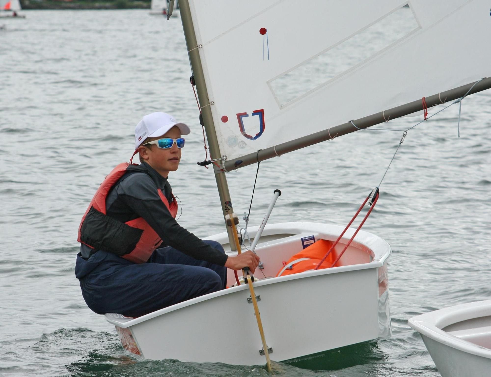 Luca Jost vom WYC segelt am Gardasee auf Rang vier