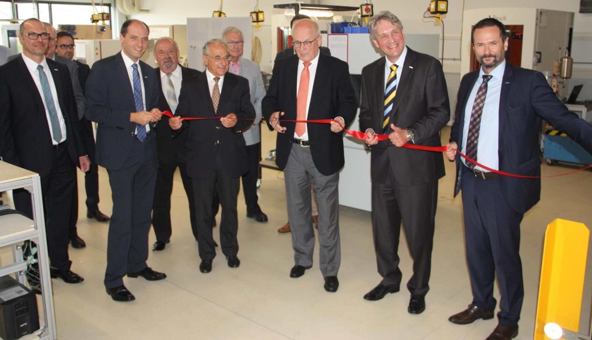 Forschner weiht erweitertes Forschungszentrum ein