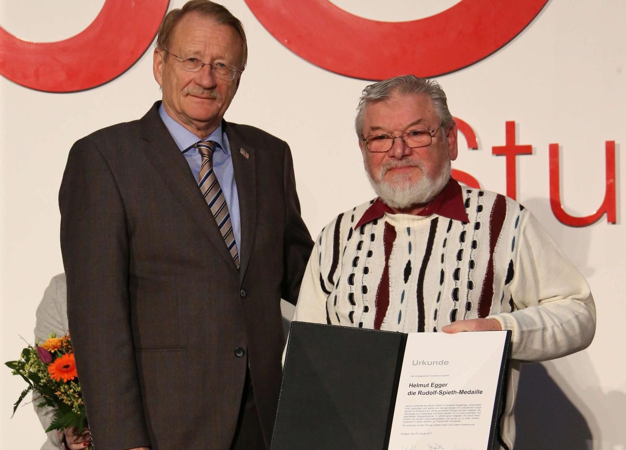 Helmut Egger mit Spieth-Medaille geehrt