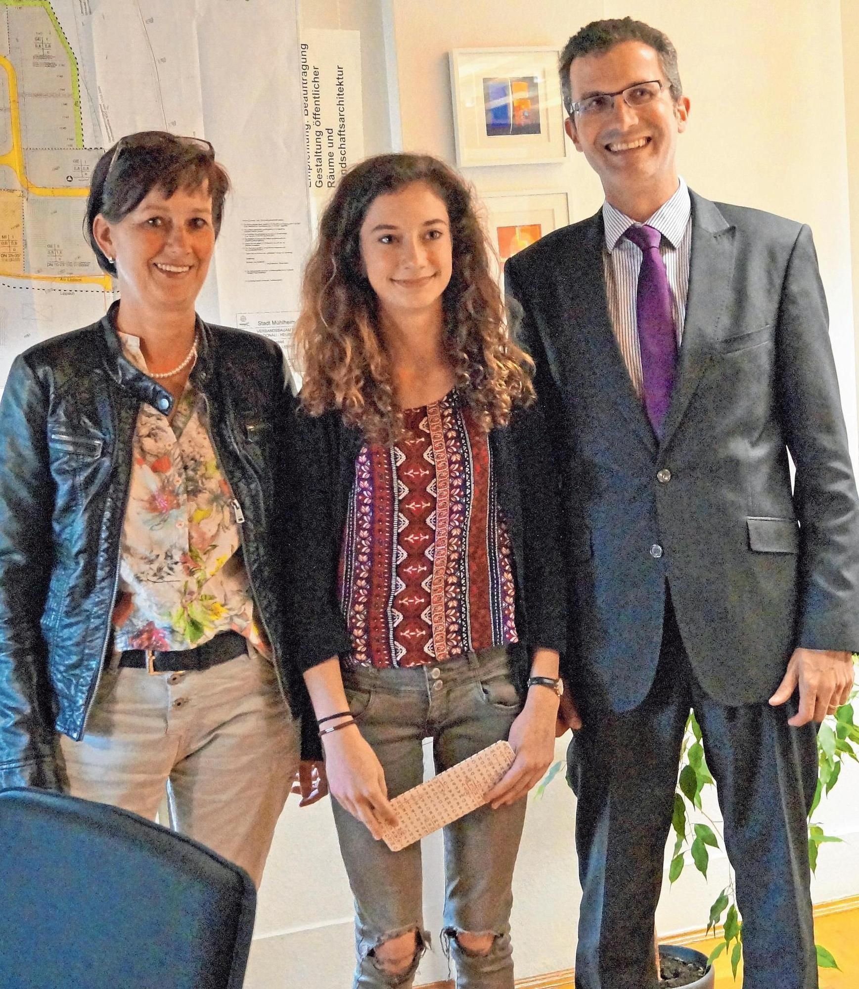 Jörg Kaltenbach ehrt Pianistin Anna Merz