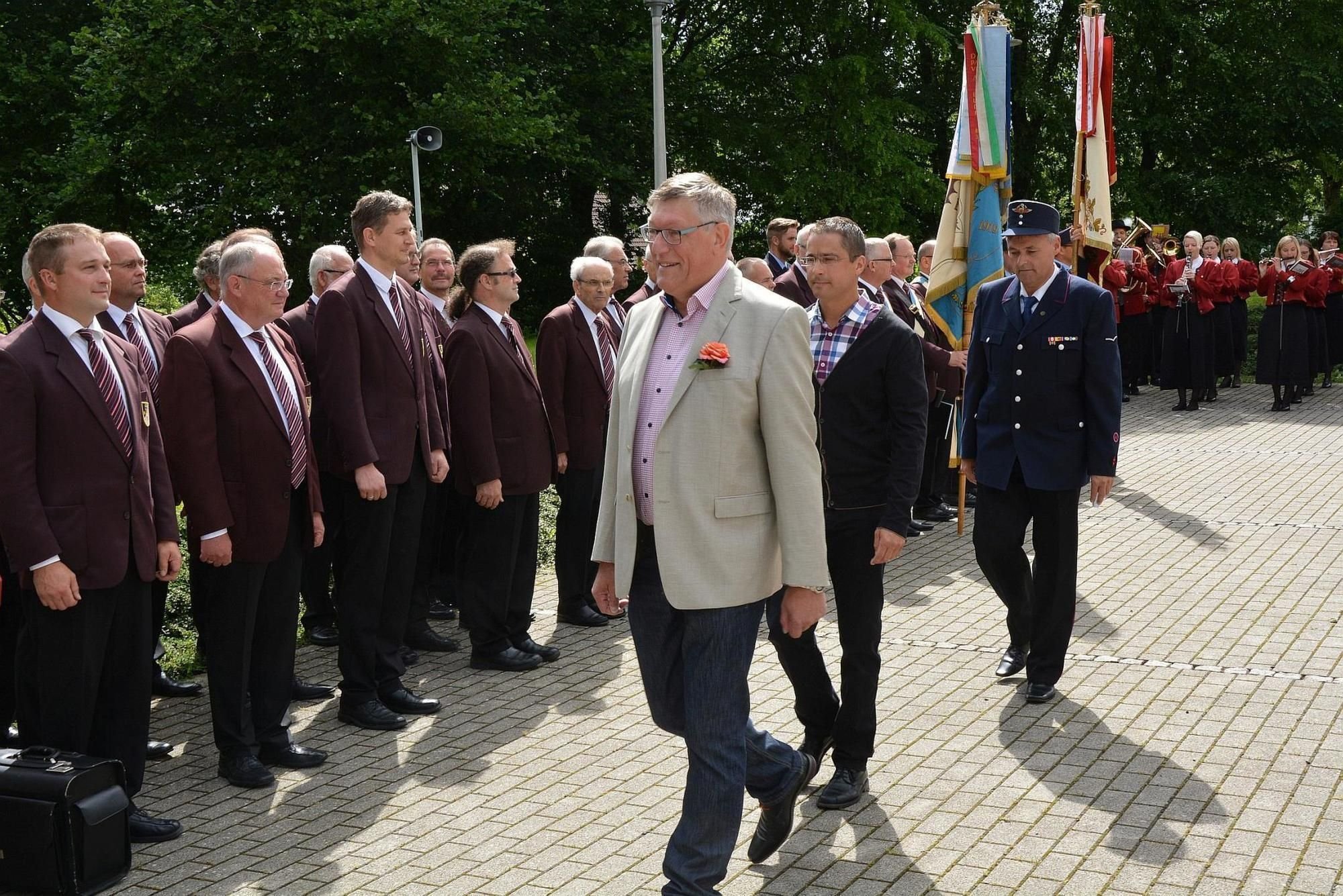 Manfred Moll feiert mit dem gesamten Ort Geburtstag