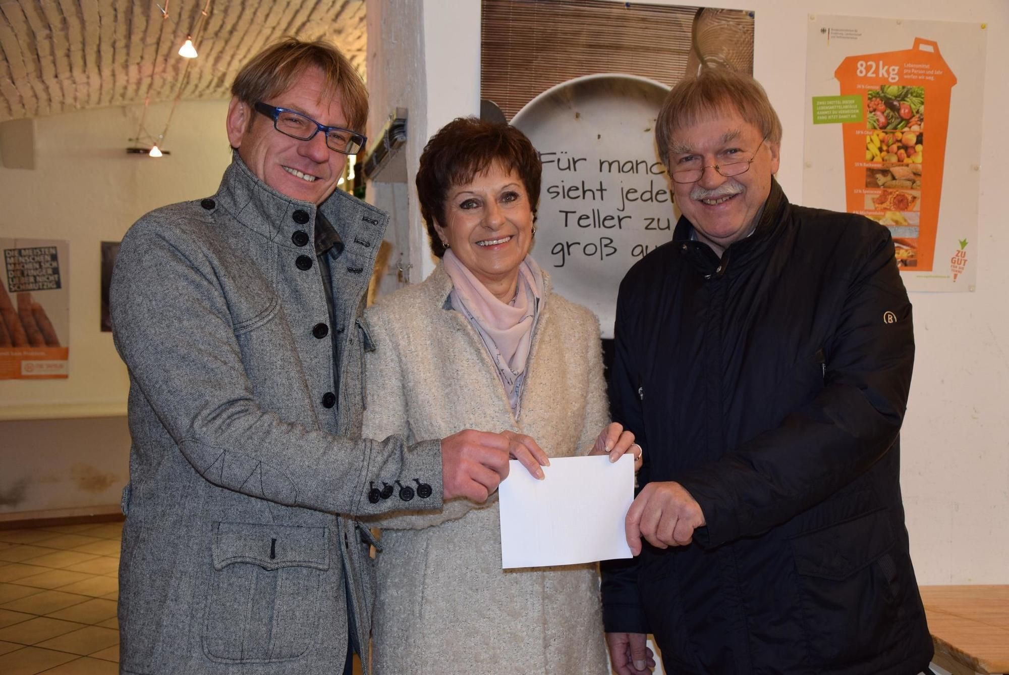 Bechinger spendet 1000 Euro an die Tafel