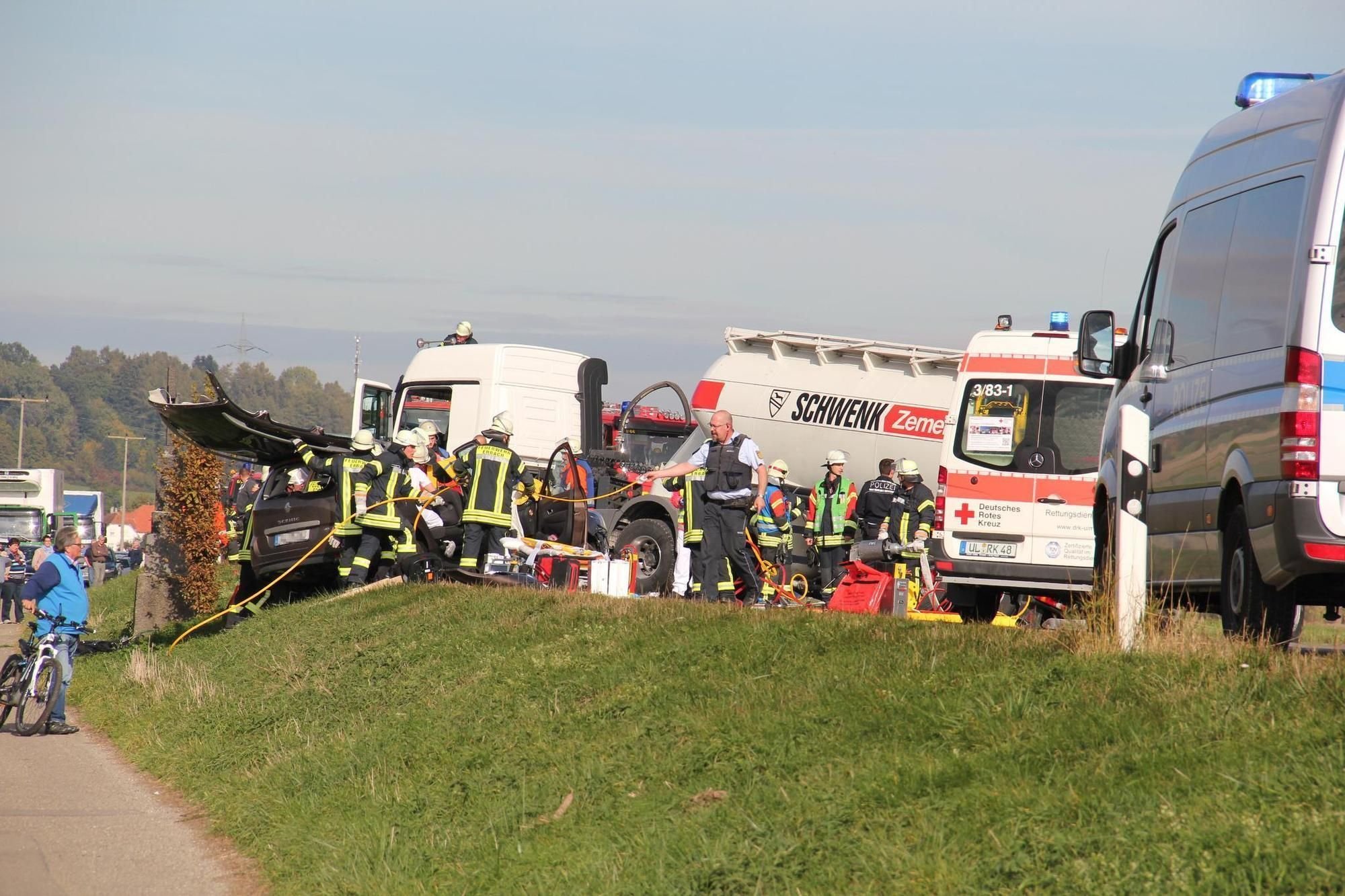 B311 bei Oberdischingen nach Unfall gesperrt