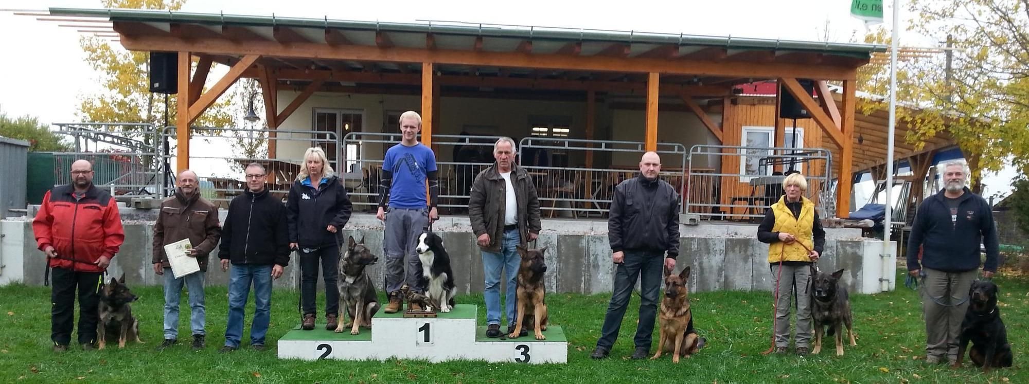 Aaron Bronner und Sam holen sich Gedächtnispokal