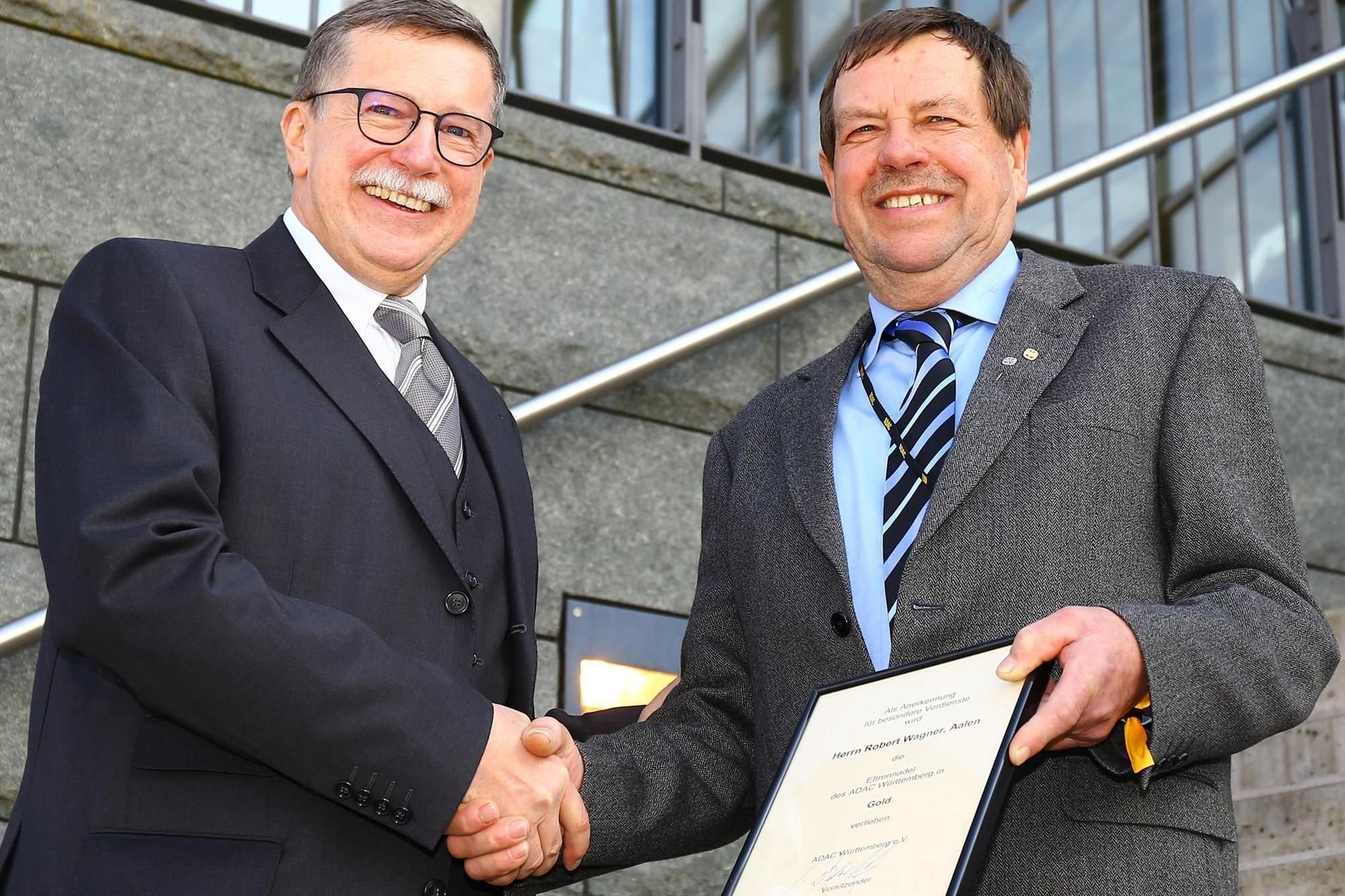 ADAC ehrt Robert Wagner mit Gold