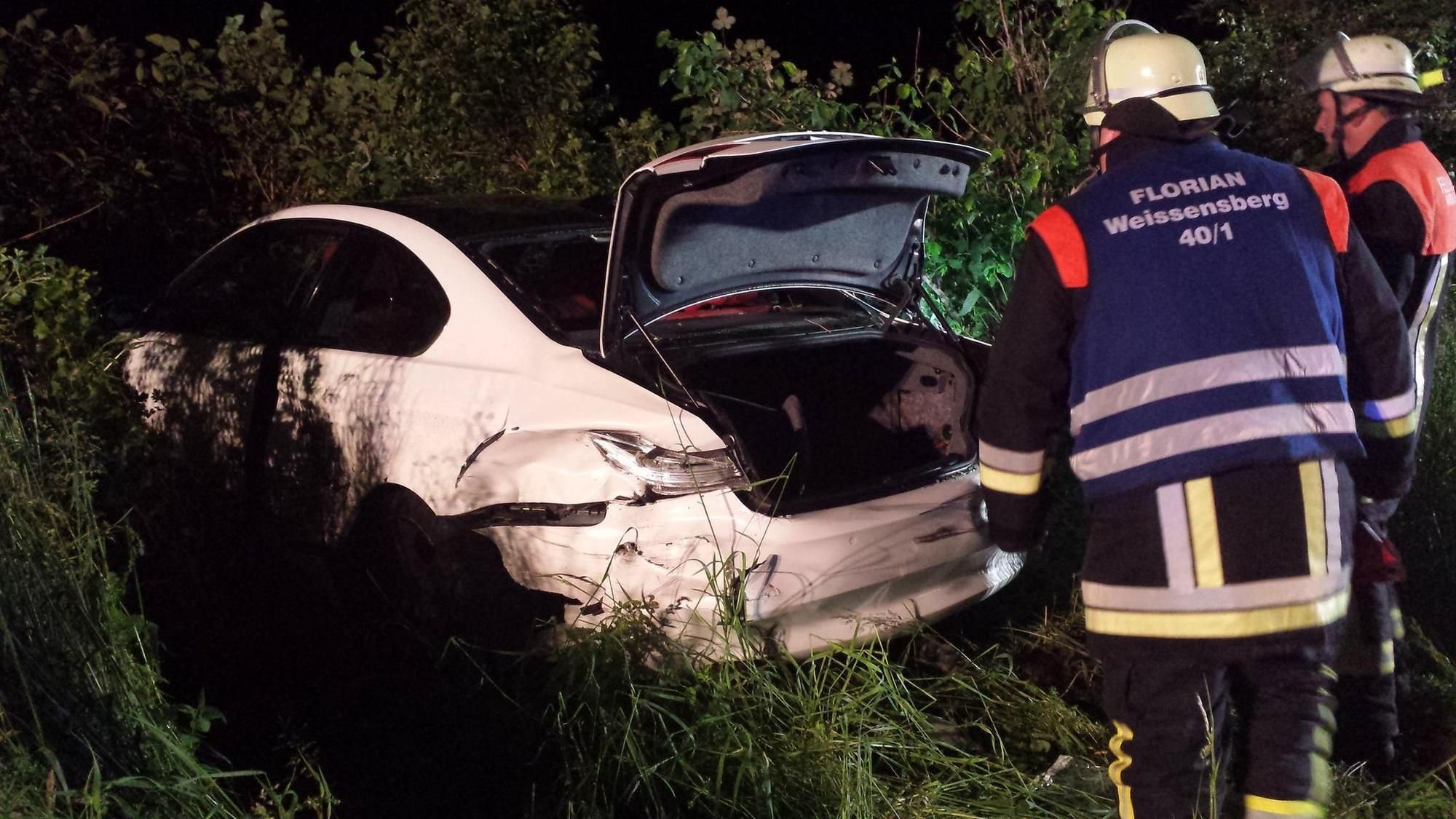Drei Verletzte bei schwerem Unfall auf A96