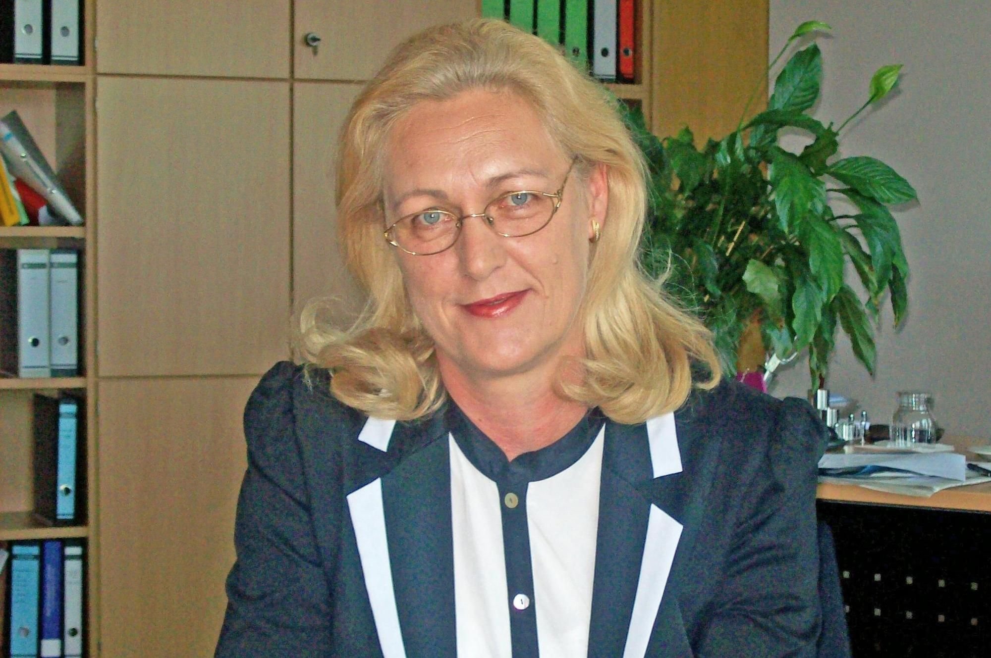 Empathische Juristin mit klarer Linie, Ruhe und Gelassenheit