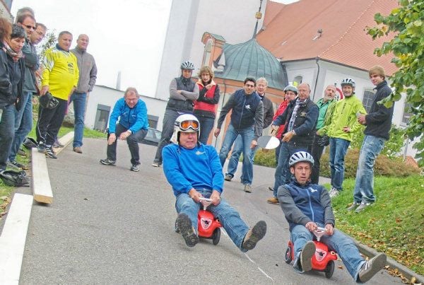 Bobby-Cars rasen für den guten Zweck