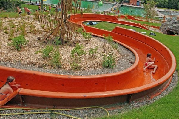 Rutsche begeistert alle Generationen