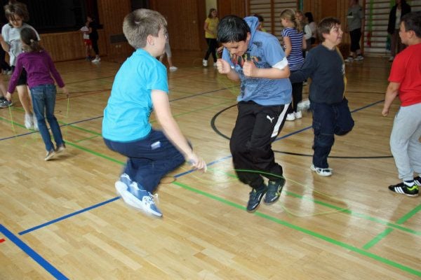 Seilspringen macht Grundschüler fit