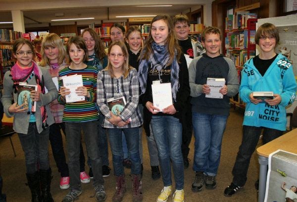 Sarah Haring setzt sich beim kreisweiten Vorlesewettbewerb durch