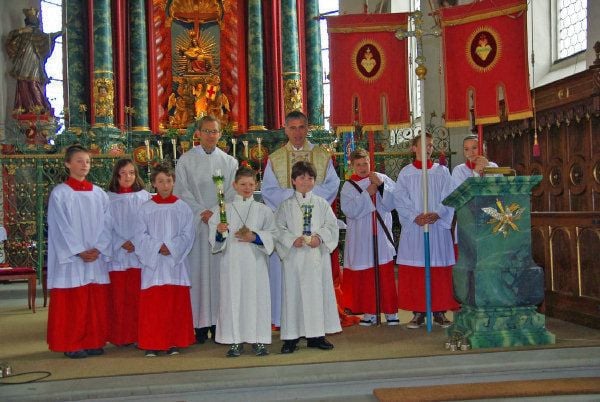 Robin Zettler und Michael Rilling aus Pfärrich feiern Kommunion