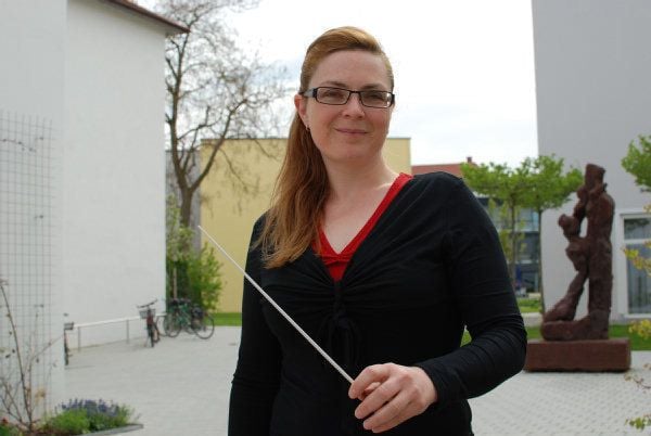 Stephanie Kaiser hebt für Boms den Taktstock