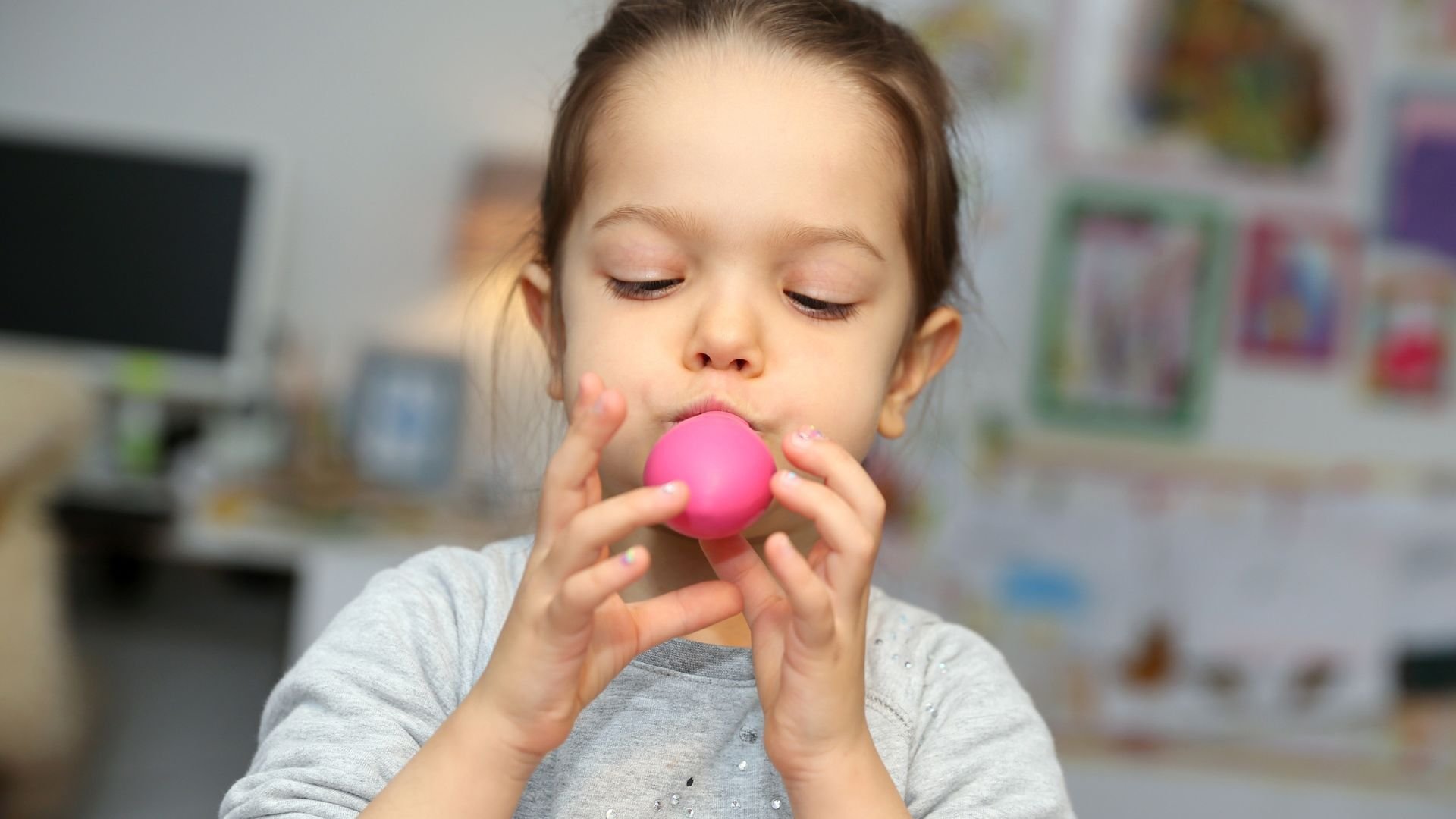 Luftballonuhr verkürzt Kindern das Warten