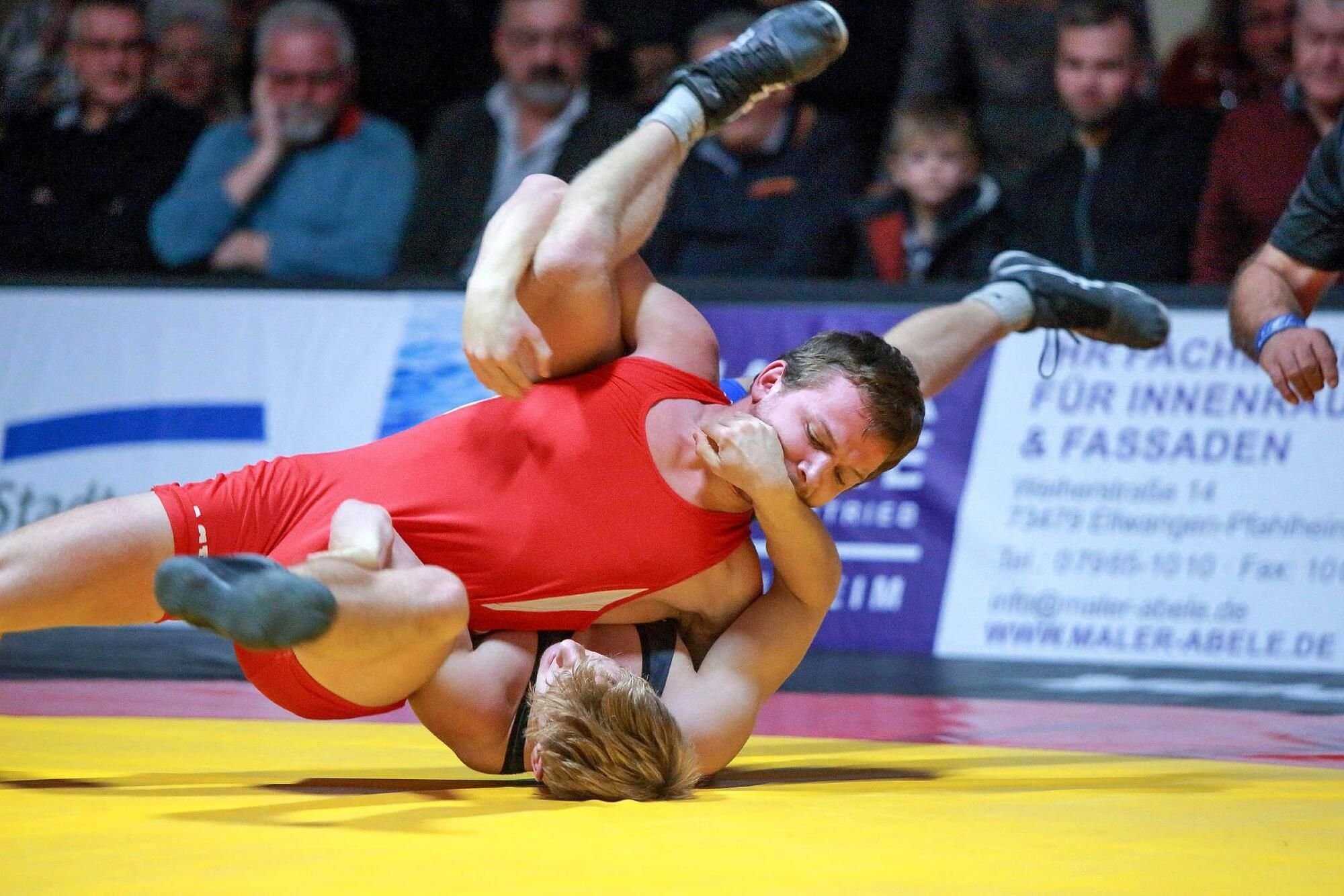 Tabellenführer gewinnt klar in Röhlingen