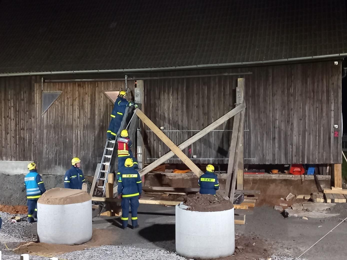 Nach Bauarbeiten: Haus droht einzustürzen