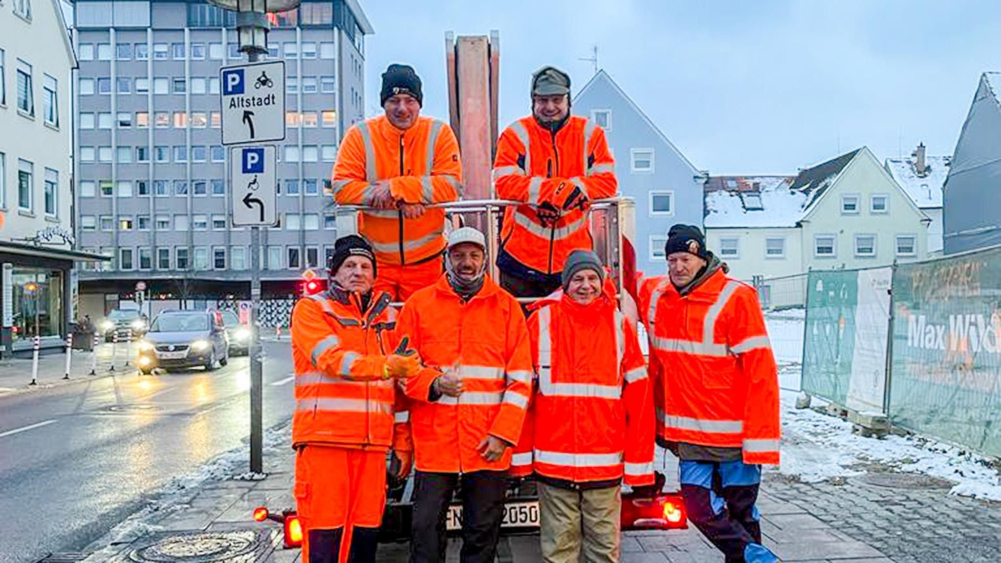 In Friedrichshafen schmücken 8500 WImpel die Straßen