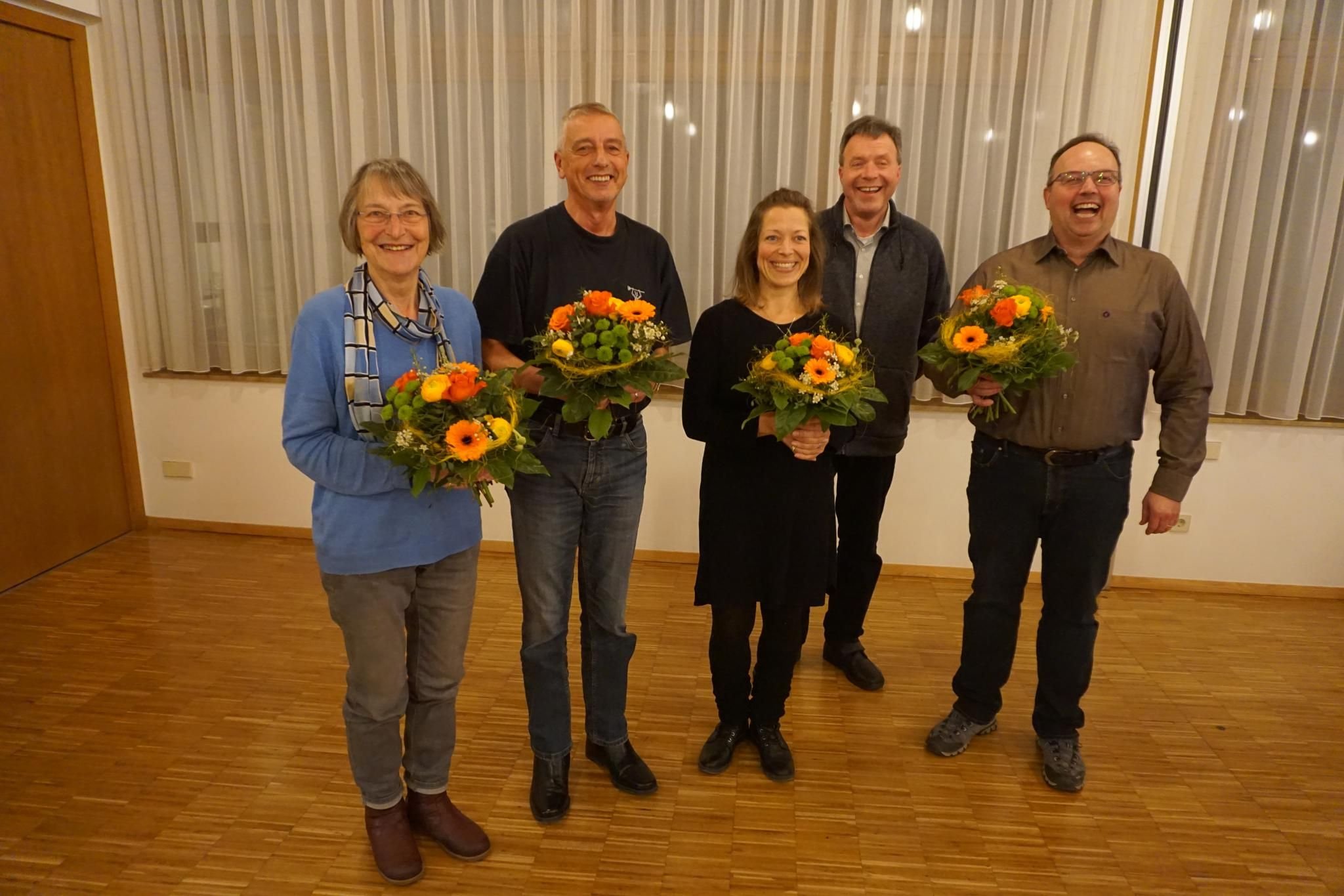 Kirchenchor ehrt verdiente Mitglieder