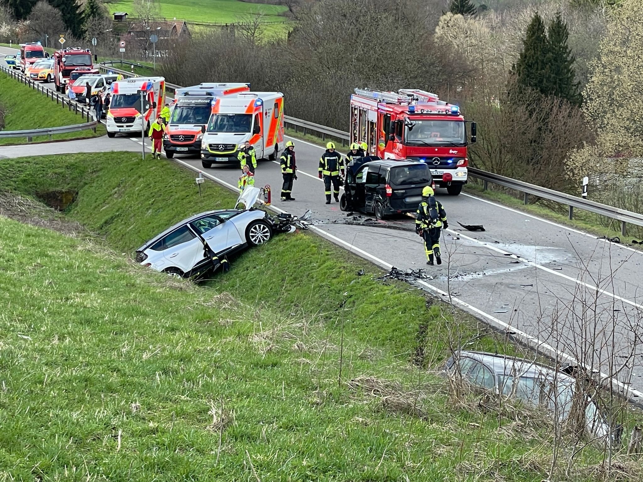 Neun Verletzte bei Autounfall: Darunter drei Kinder