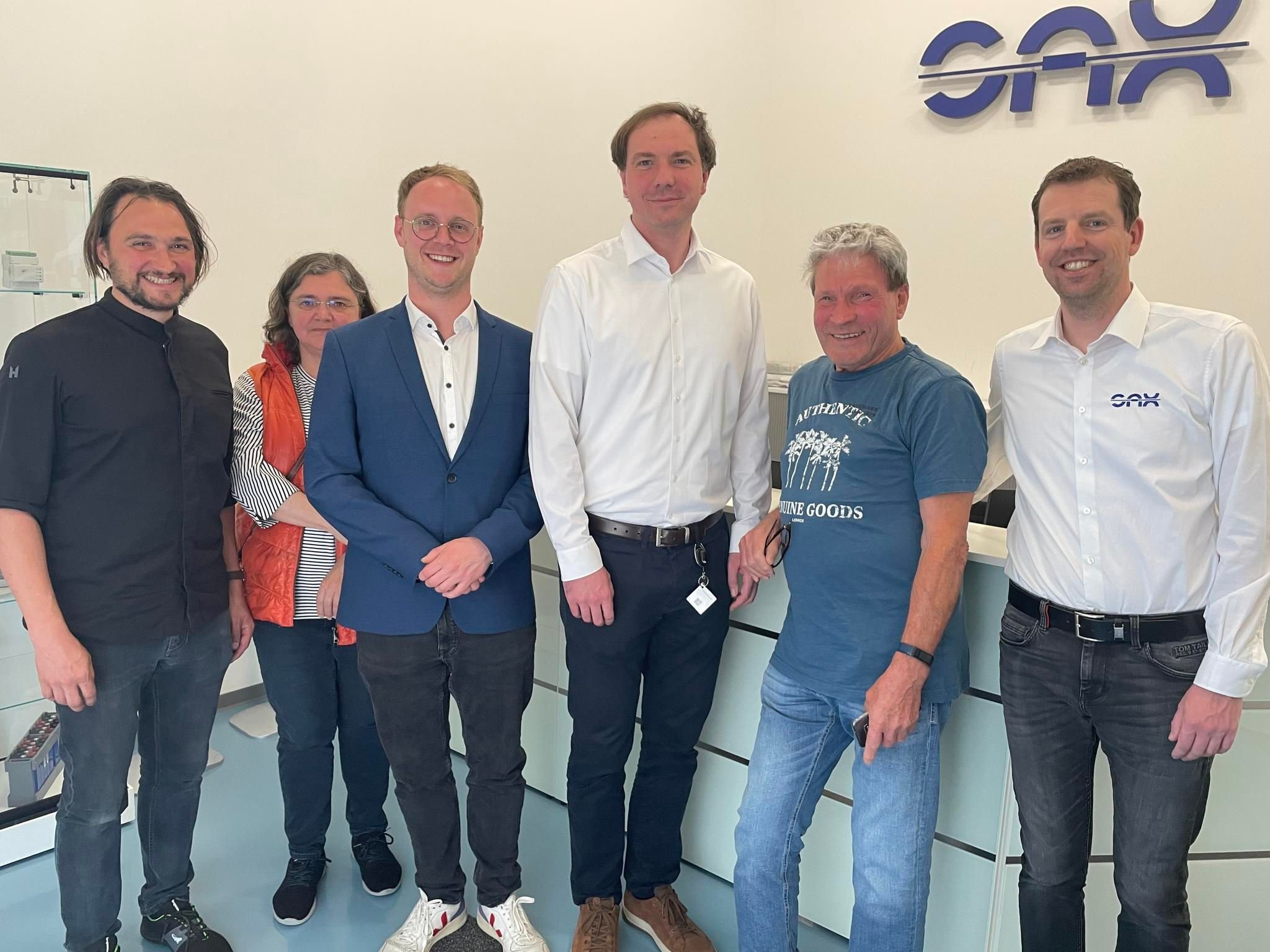 Marcel Emmerich von den Grünen besucht Sax Power in Erbach