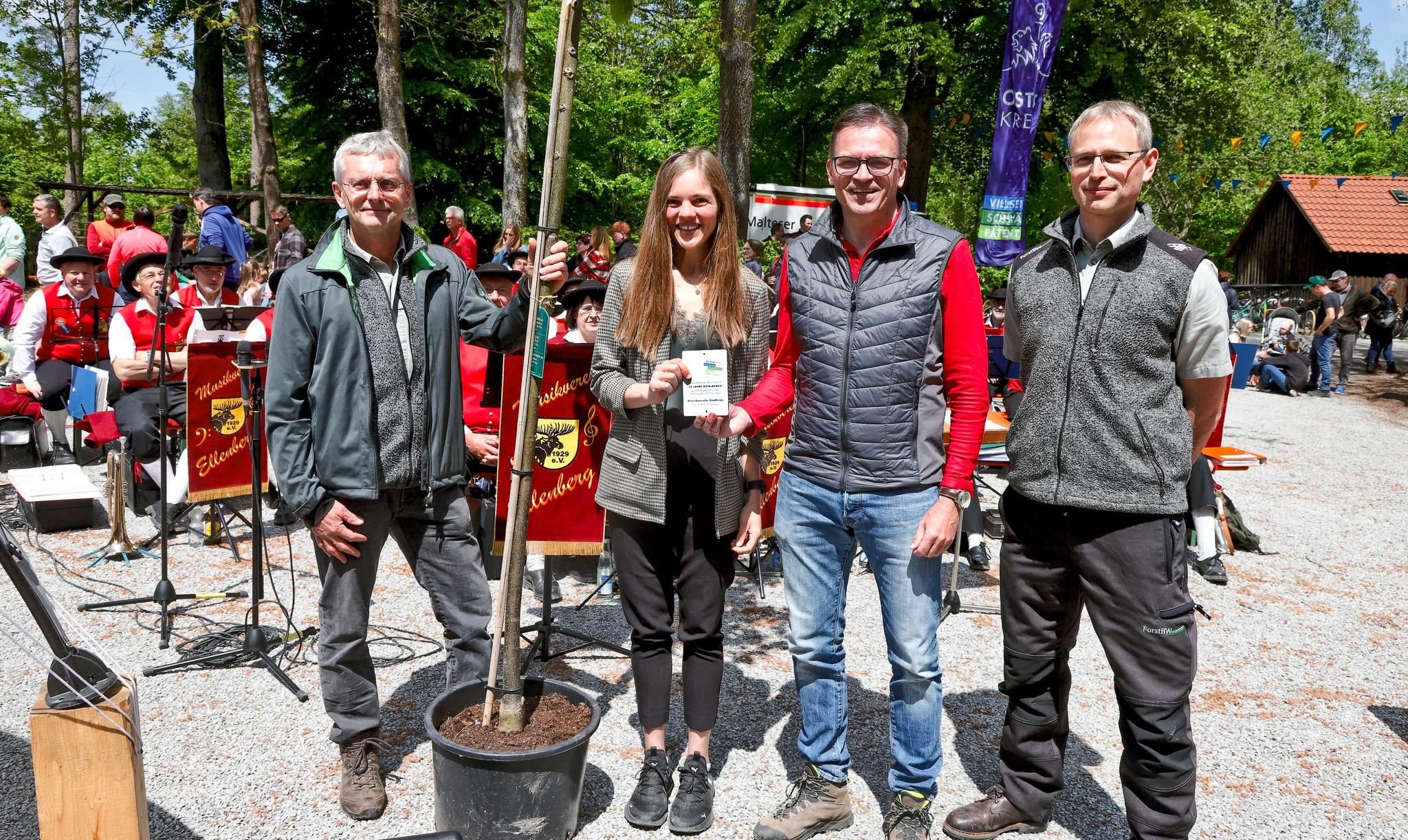 Ellenberg präsentiert sich zum 50–jährigen Bestehen des Ostalbkreises