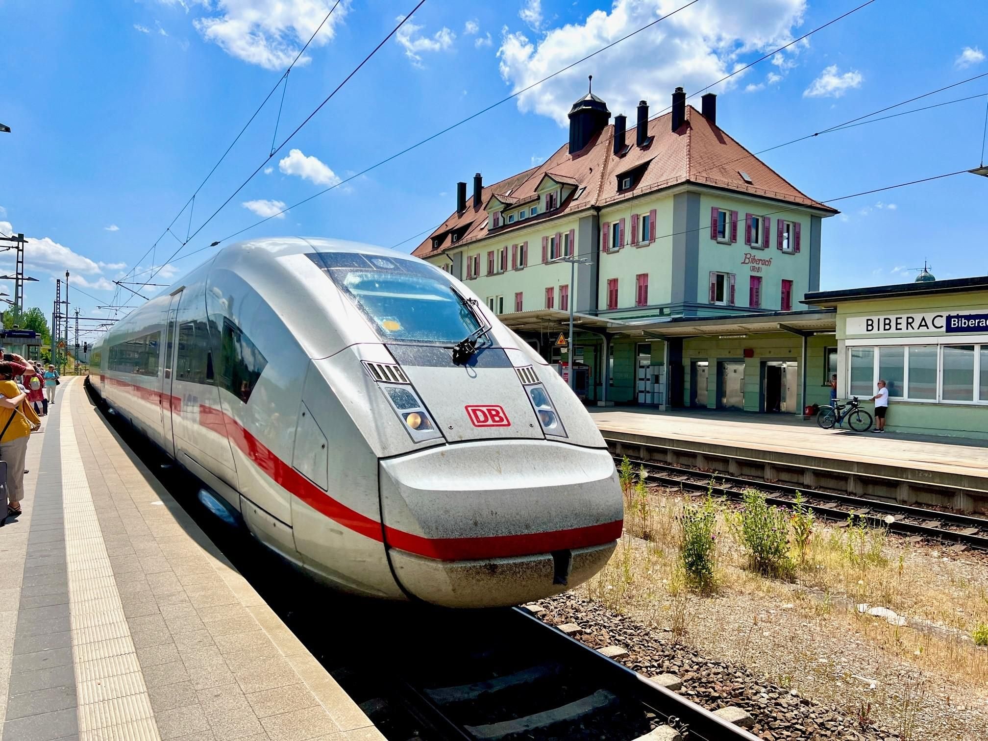 Biberach: Erstmals hält ein ICE am Biberacher Bahnhof