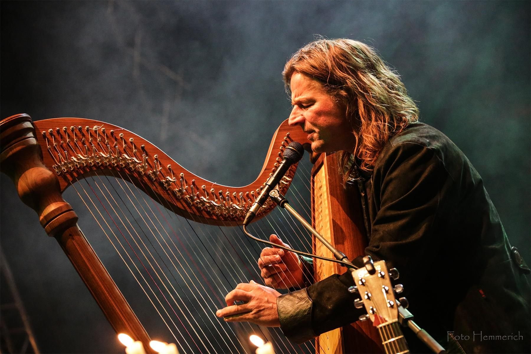 Verstecktes Konzert mit Harfenist Andy Lang