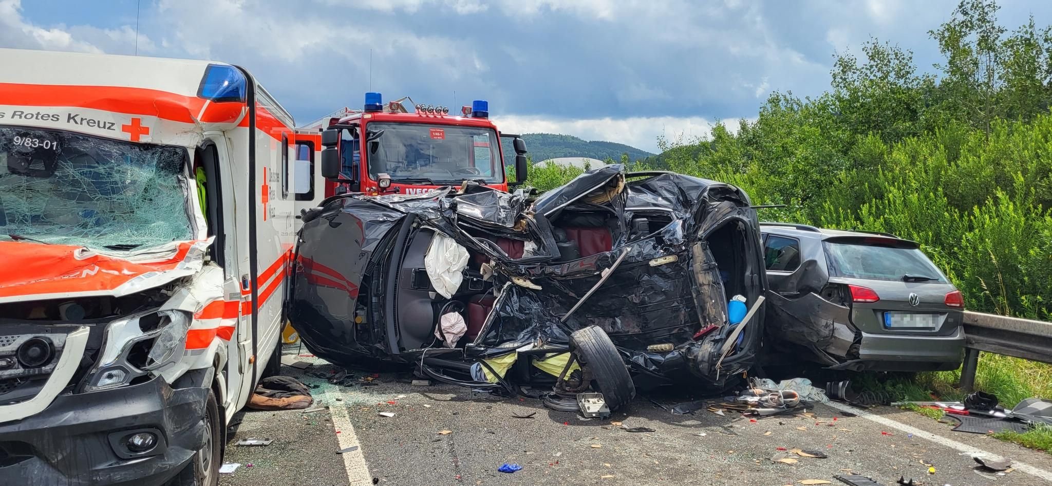 Schwerer Unfall mit Rettungswagen bei Talheim