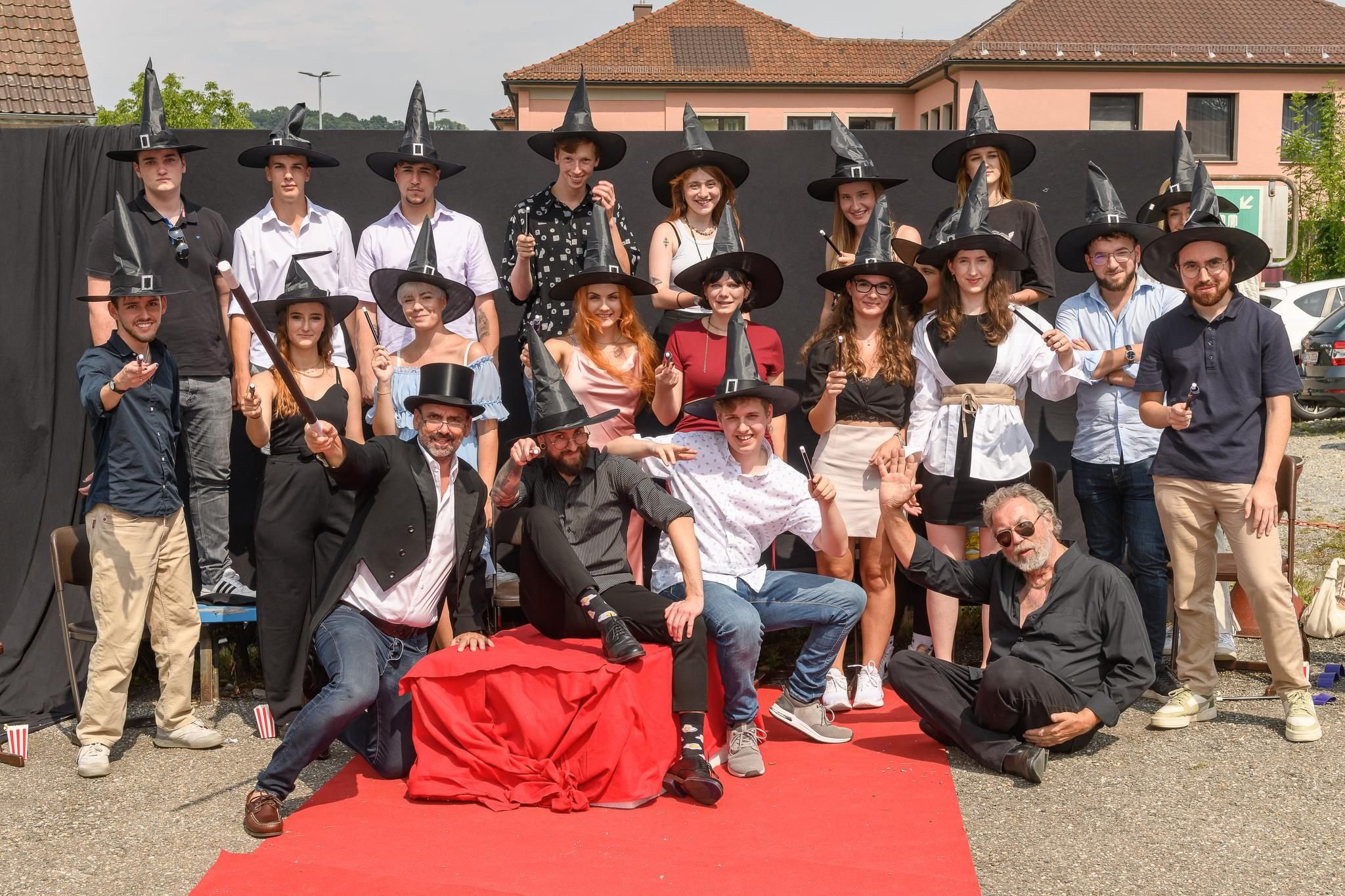 Traditionelle Wassertaufe und Flautschen im Biberacher Hauchler Studio