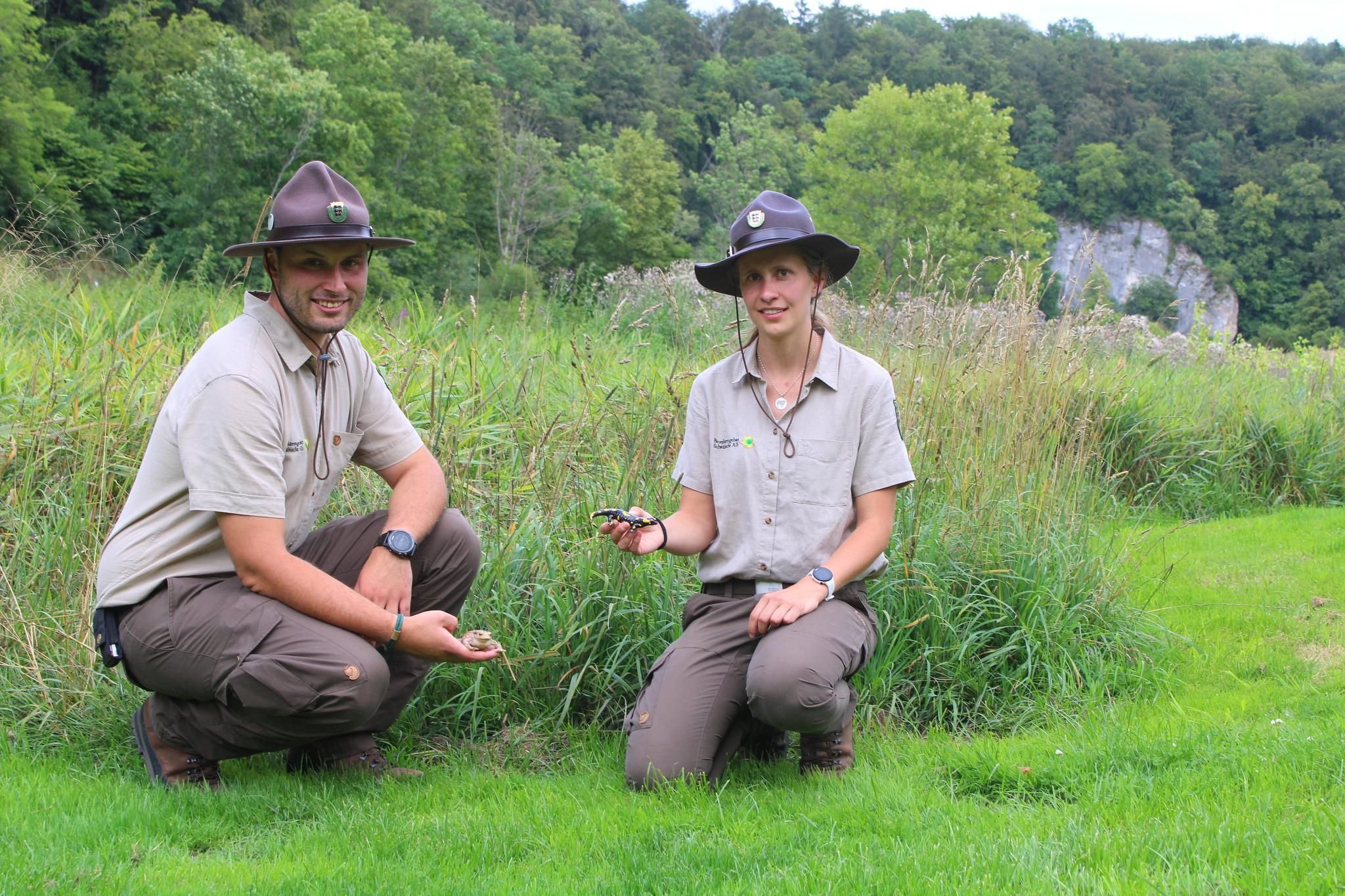 Ranger erklären die Natur und ihre Arbeit