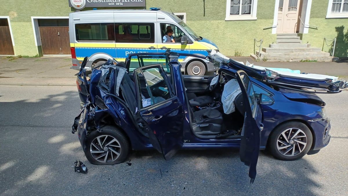 Schwerer Unfall auf B14 bei Balgheim