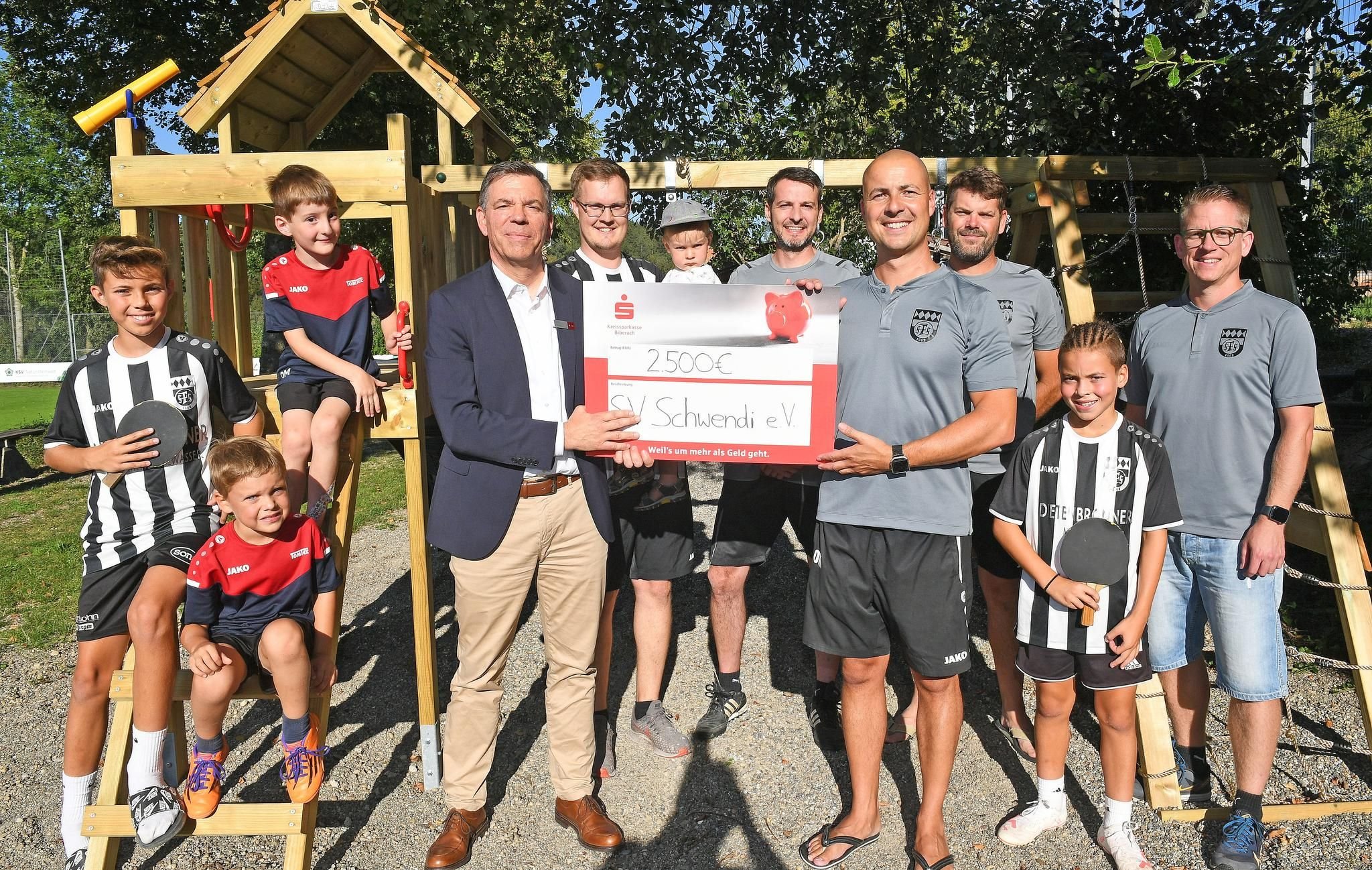 Fußballabteilung der Spfr Schwendi erhalten 2500 Euro