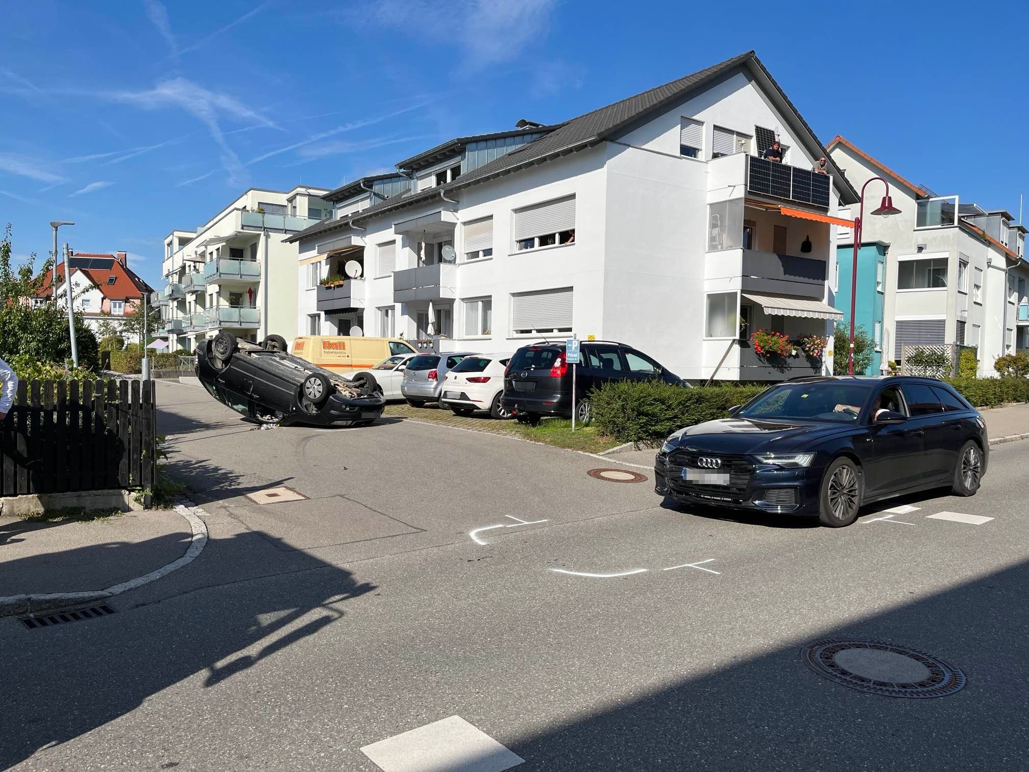 Baienfurt: Auto landet nach Unfall auf Dach