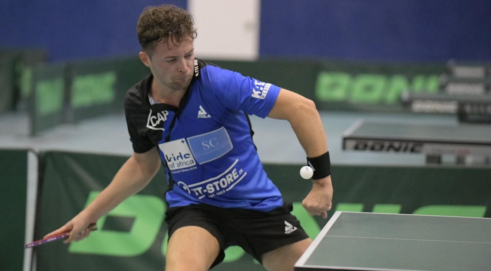 Elia Schmid feiert sein Triple bei den 17. LA Open