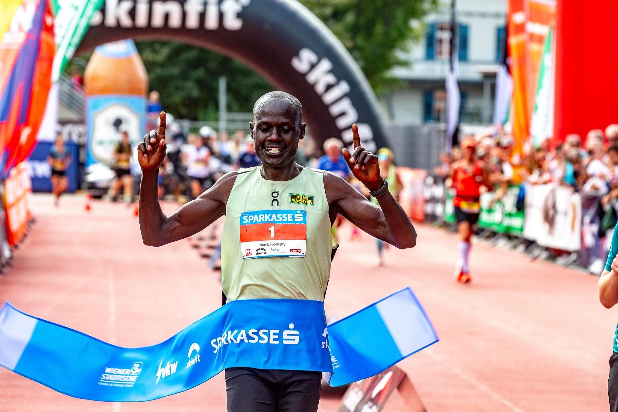 Mark Kiptoo stellt beim Dreiländer-Marathon neuen Streckenrekord auf