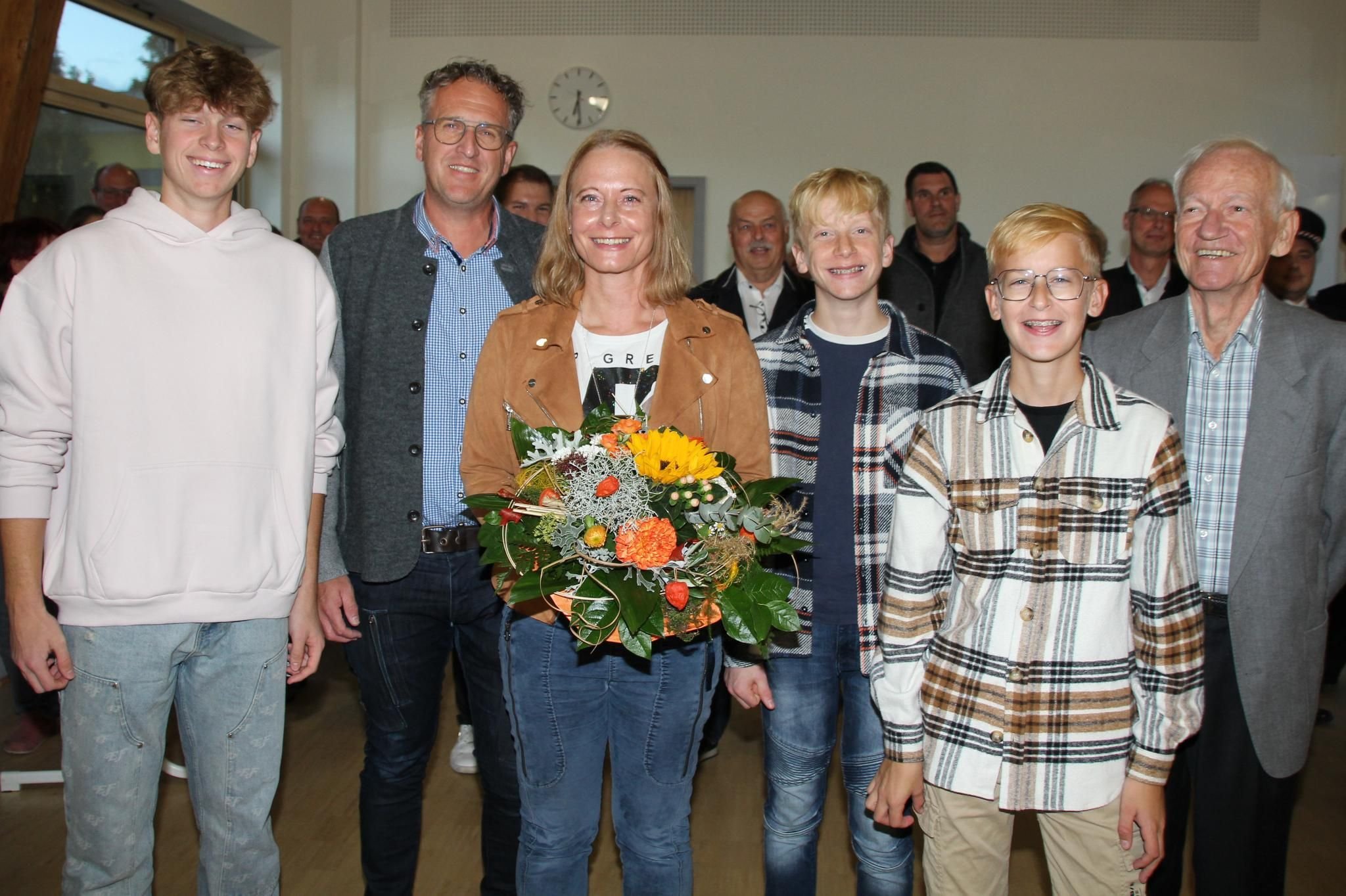 Claudia Schulze erzielt 100-Prozent-Ergebnis